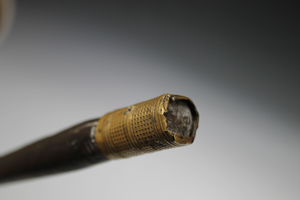 TRIBAL INTEREST - AN EARLY 20TH CENTURY SOUTH AFRICAN SJAMBOK WHIP ...