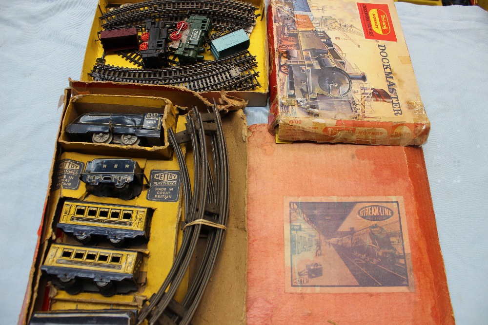 A Triang clockwork train set Dockmaster RS7, boxed and Mettoy train set ...