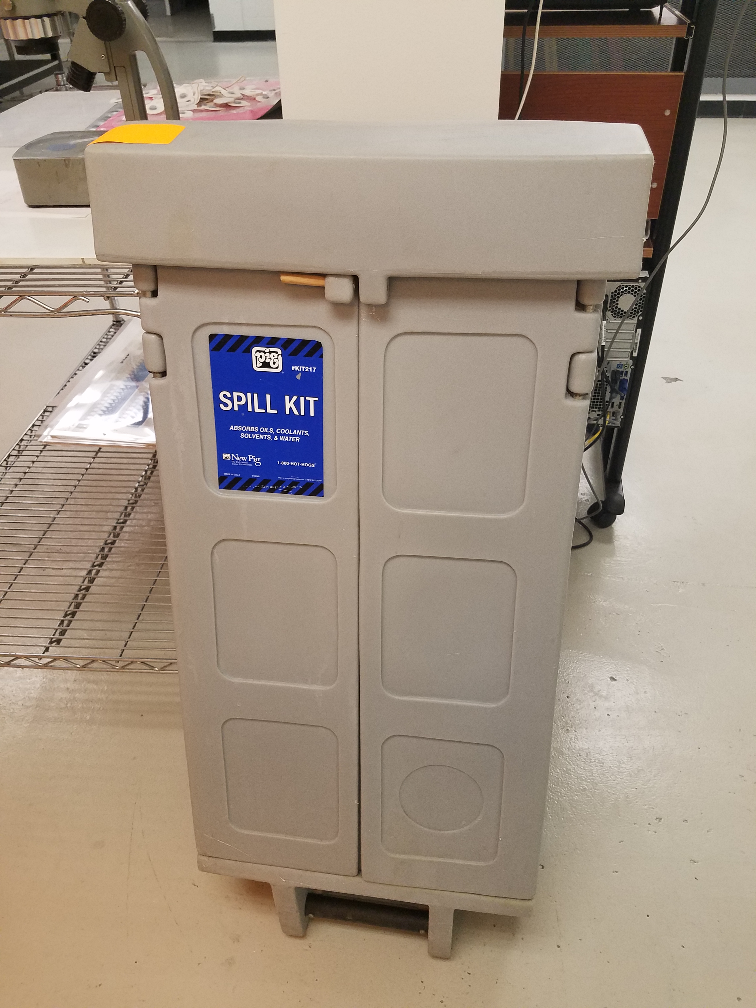 New Pig Spill Containment Kit