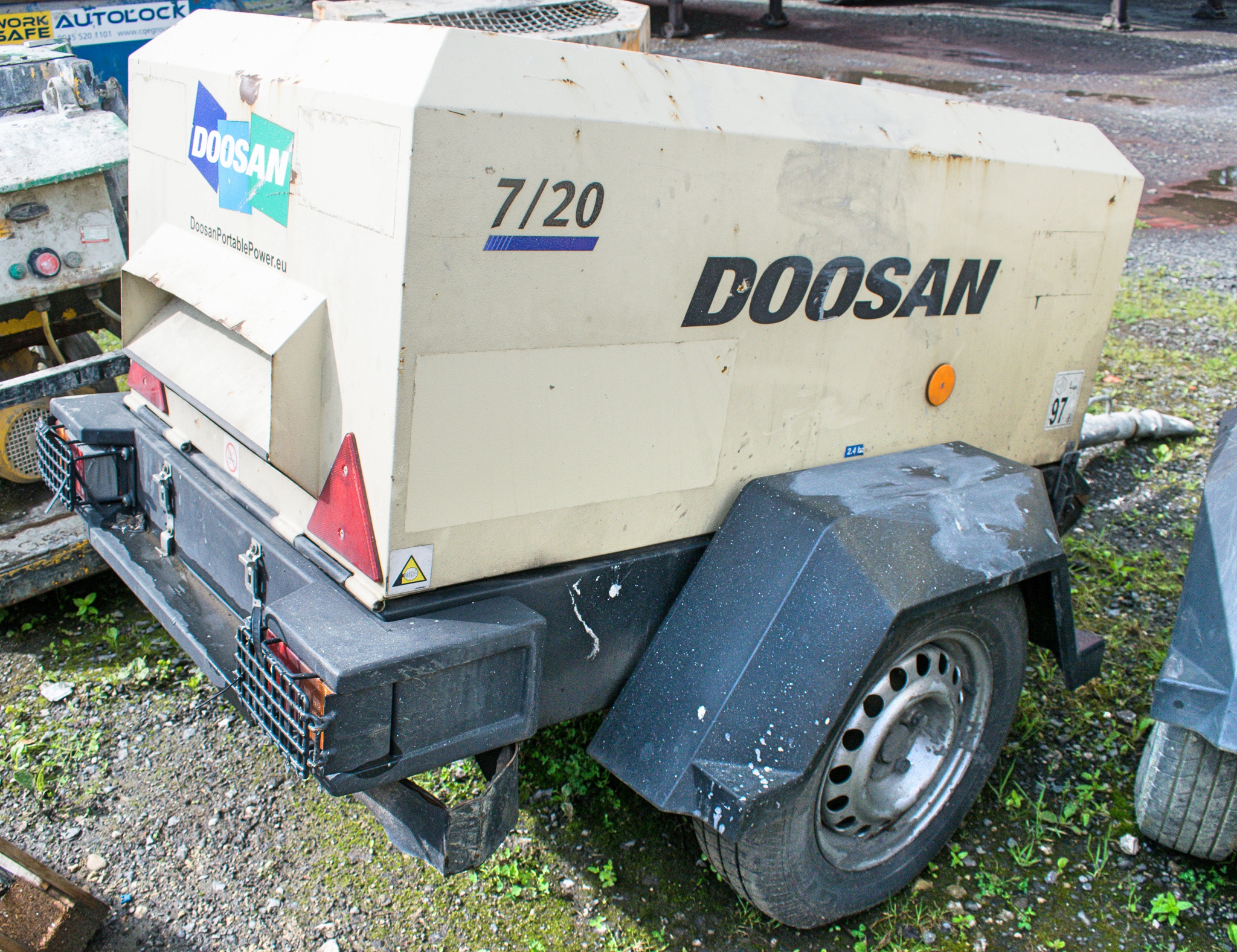 Doosan 7/20 diesel driven mobile air compressor Year: 2015 S/N: 24200 ...