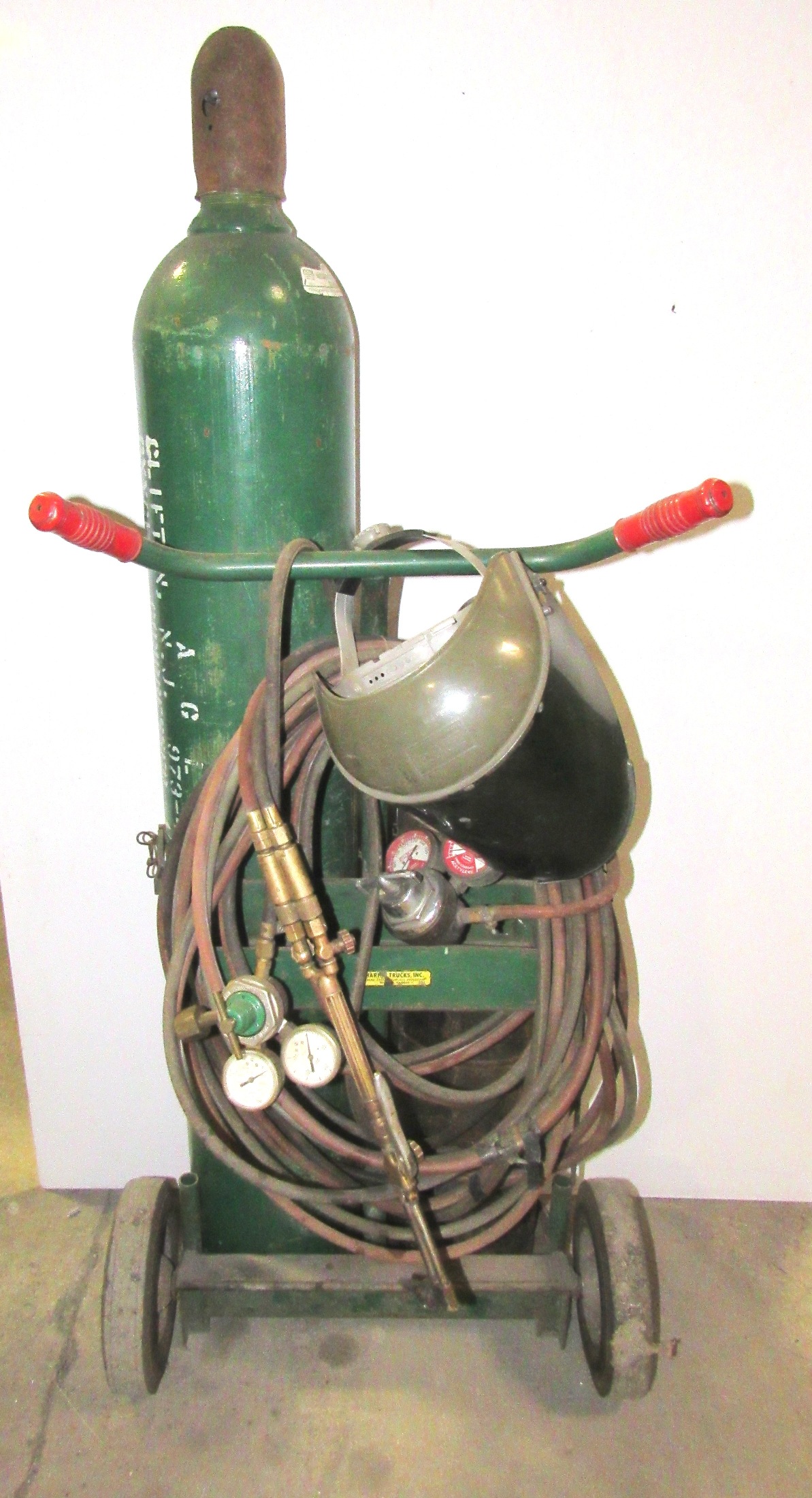 Oxy/ Act Burning Set-w/ Torch, Hose, Cart (No Tanks)