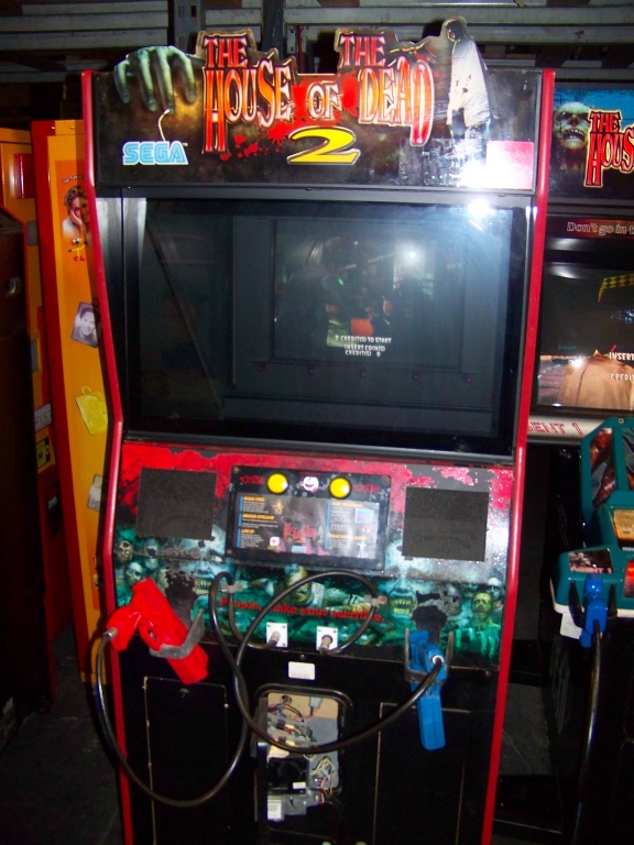 HOUSE OF THE DEAD 2 ZOMBIE SHOOTER ARCADE GAME Item is in used ...