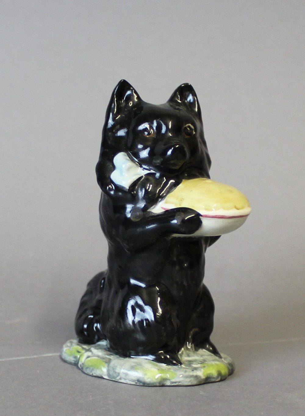 A Beswick pottery 'Beatrix Potter' figure - 'Duchess with Pie', 9cm ...