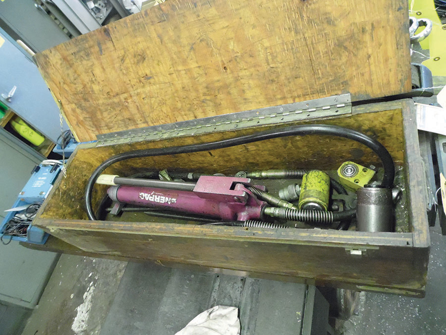 ENERPAC PORTA POWER WITH (3) SMALL JACKS