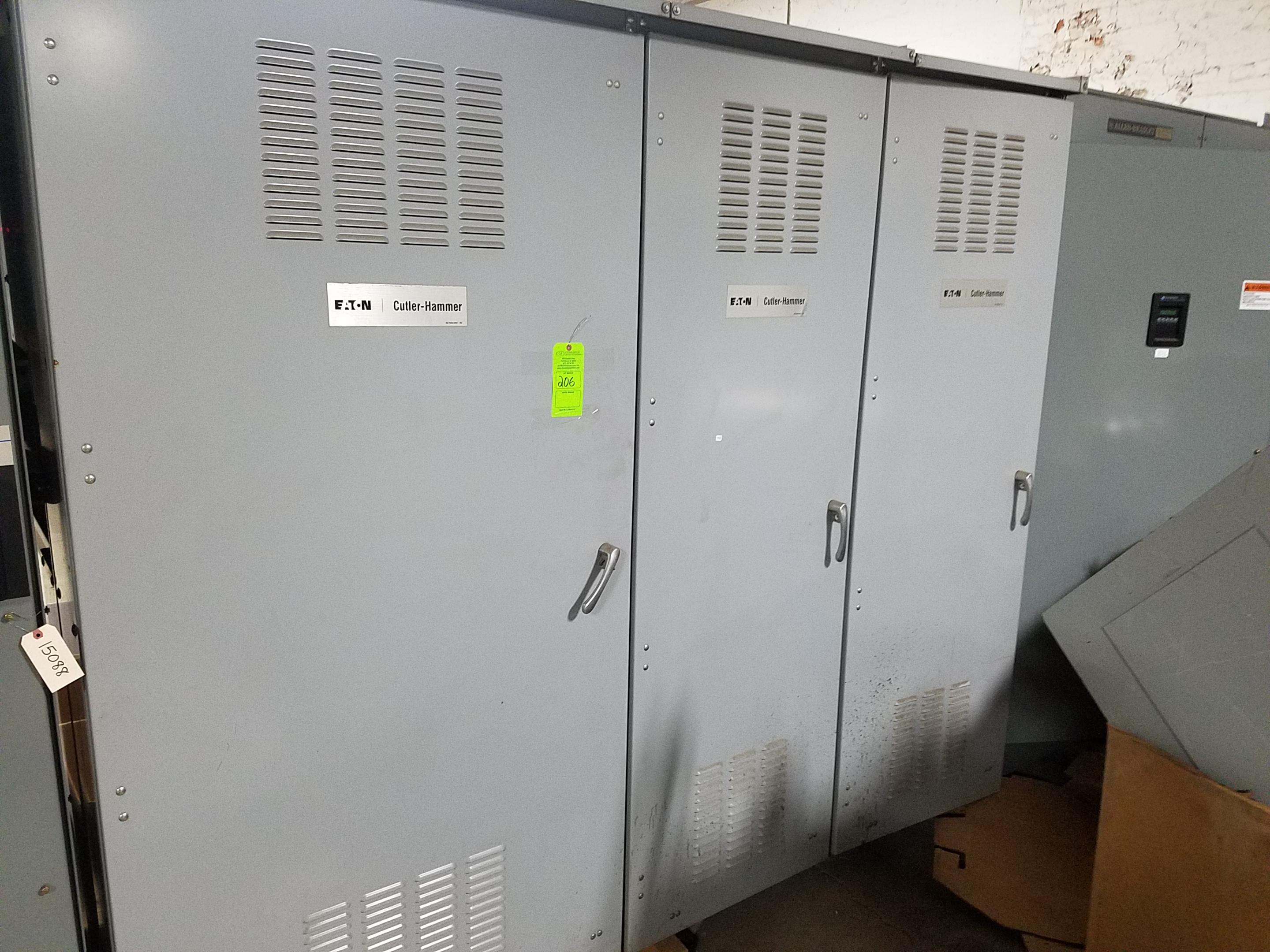 EATON CUTLER HAMMER TYPE 3R ENCLOSURE RAINPROOF W/ (3) POWER-LINE C ...