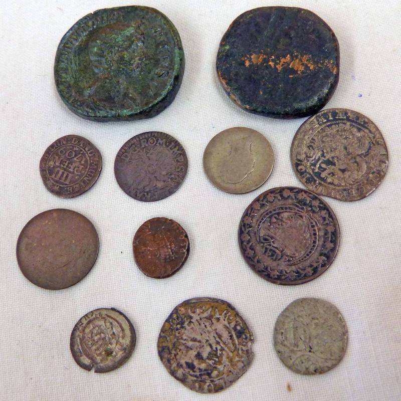 3 SILVER HAMMERED COINS, SMALL ROMAN COPPER COIN, 1 ROMAN SESTURTIUS ...