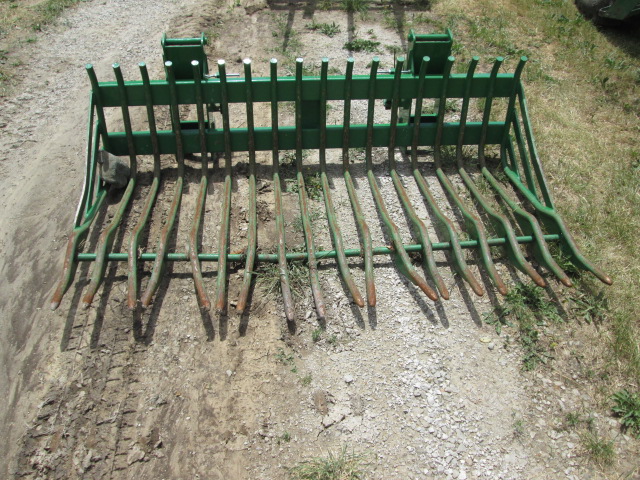 Frontier Rock Bucket For JD 740 Loader, 6'