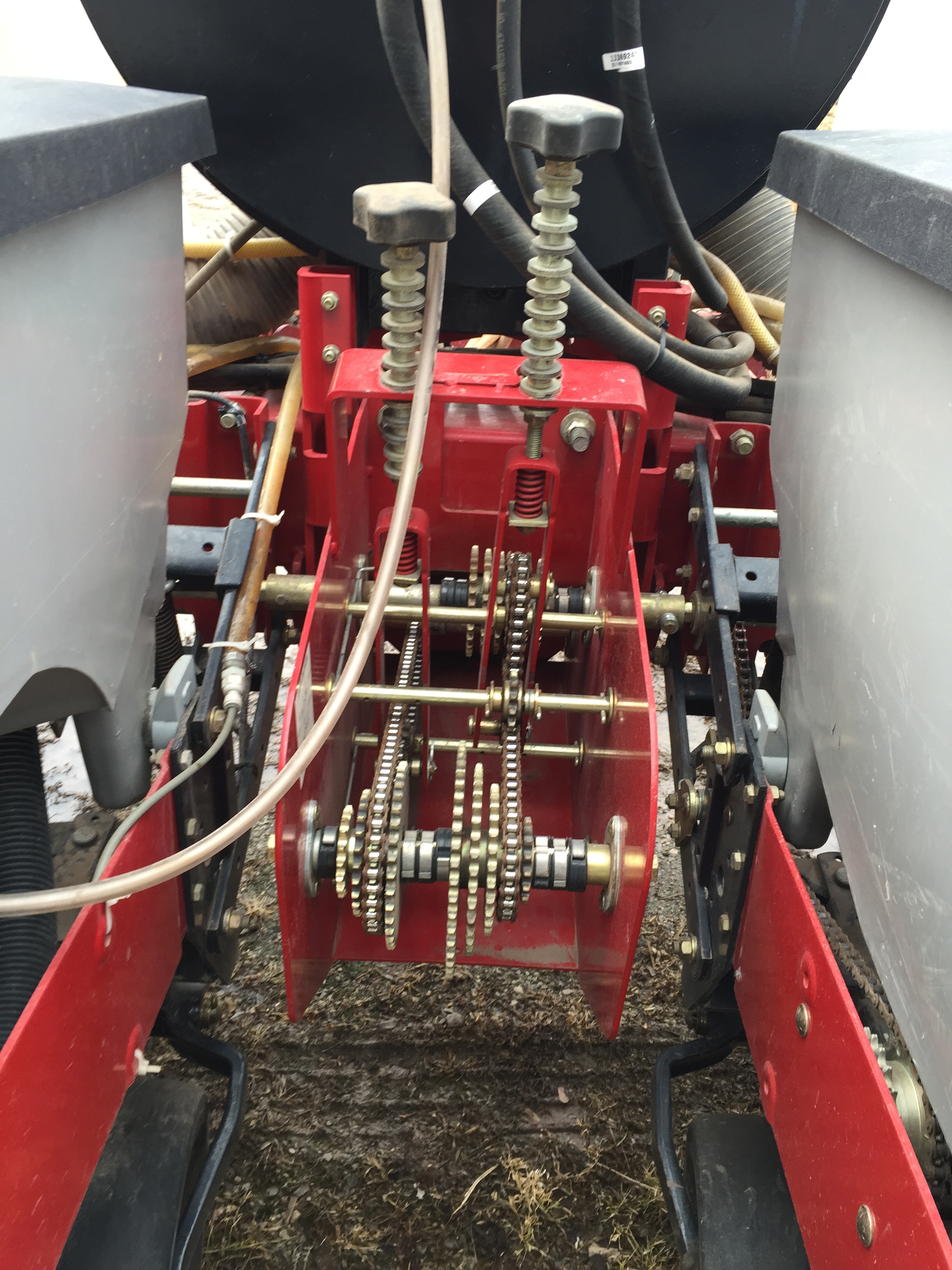 Case IH 1200 6 row corn planter w/ pop up fert, 2- 100 gal fert tanks ...