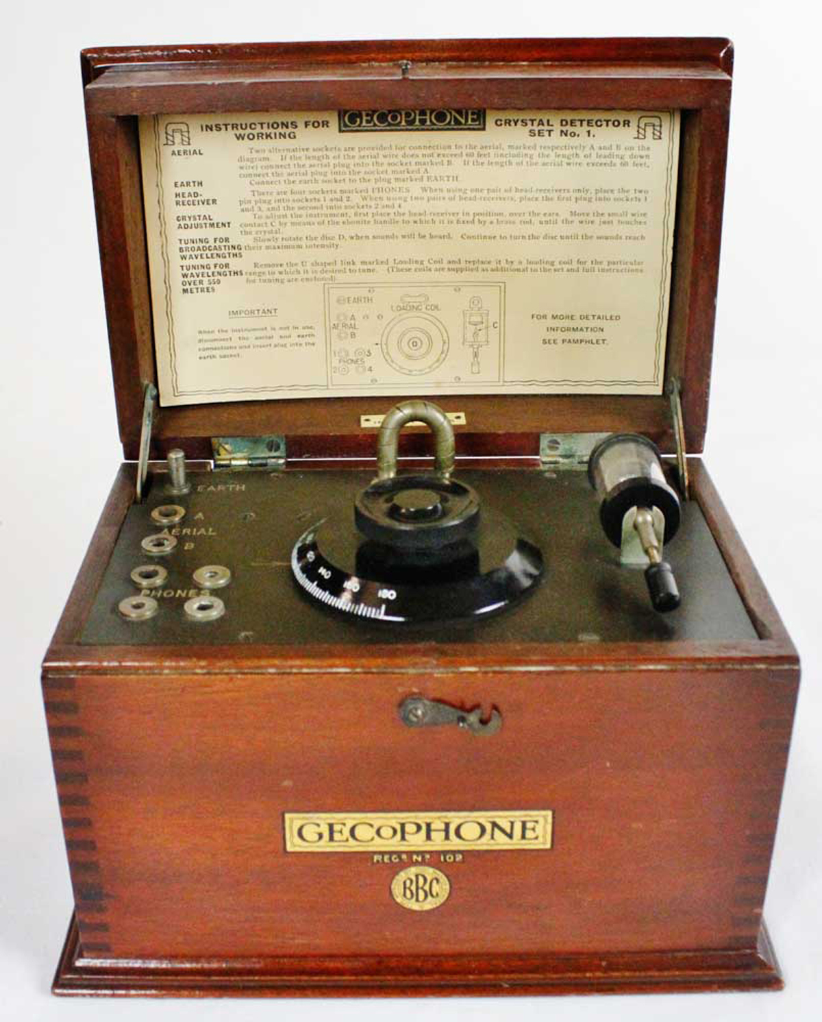1920s Gecophone crystal radio set, BC1001, housed within wooden case