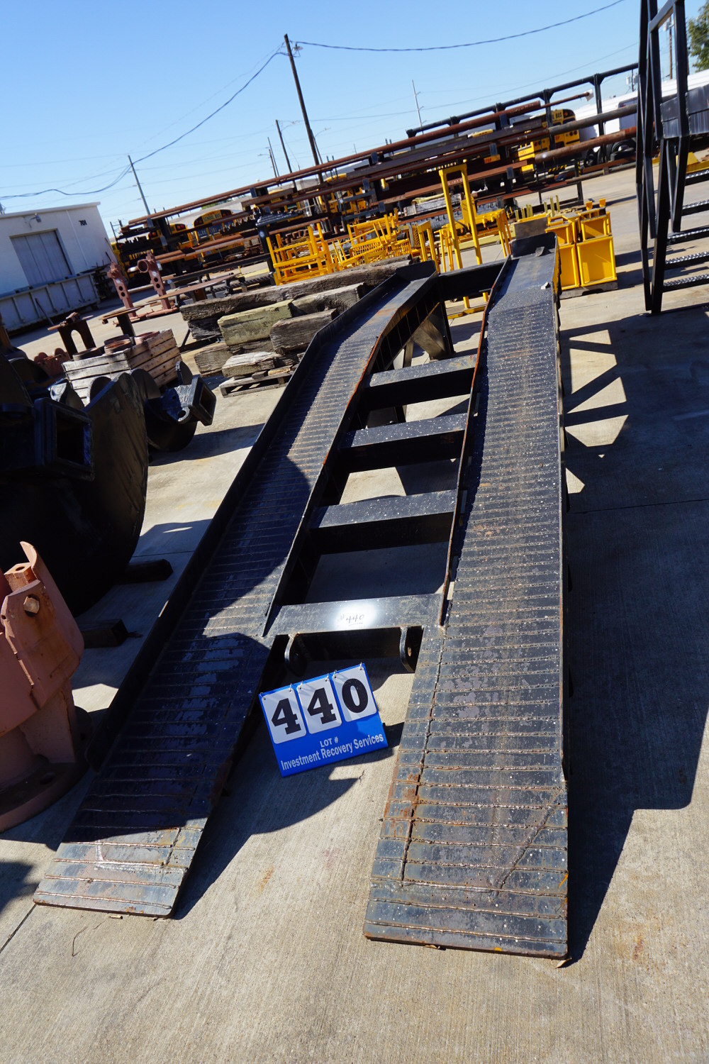 SERVICE RAMPS FOR FORKLIFTS