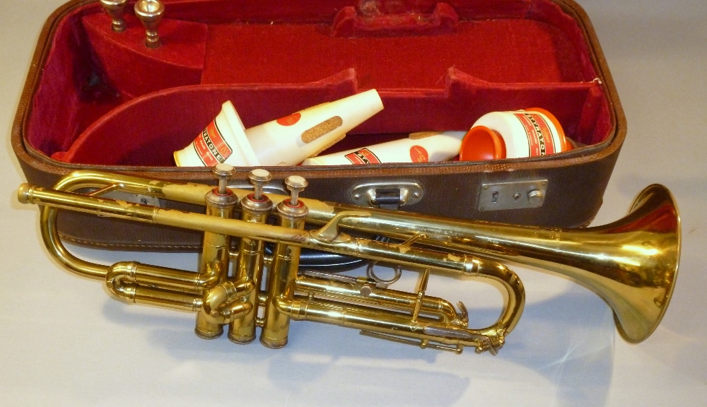 A 'LARK' TRUMPET CIRCA 1950 IN ORIGINAL CASE MARKED SHANGHAI CHINA M4012