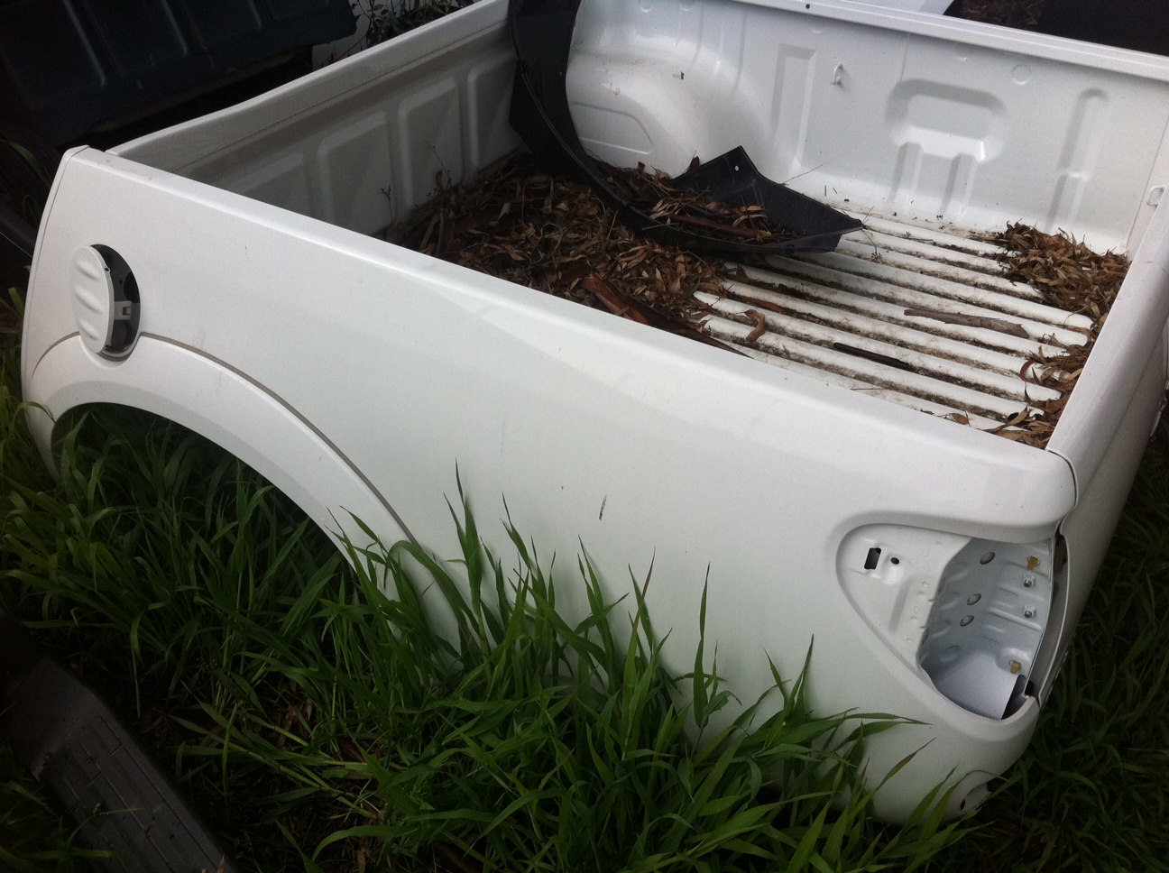 REAR TUB / BODY OFF A MITSUBISHI L200 TRITAN REMOVED FROM NEW TAILGATE ...