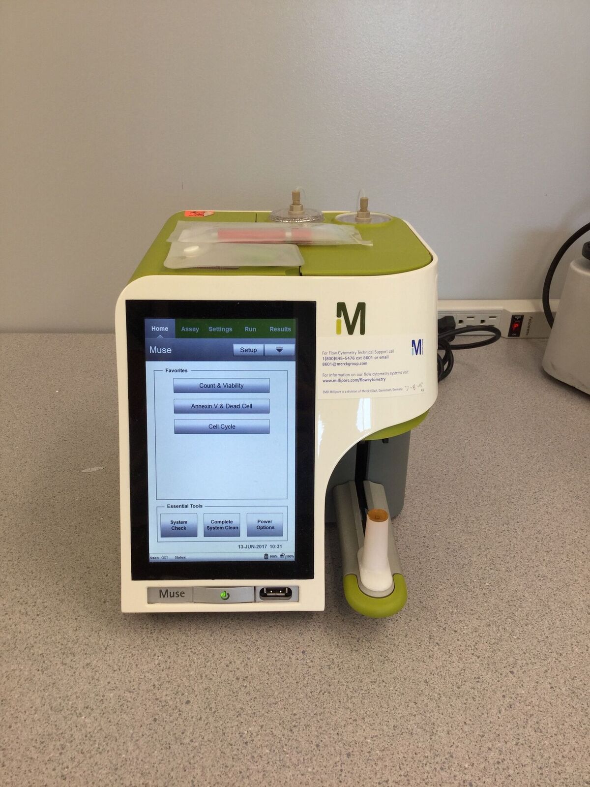 Millipore Muse Cell Analyzer, Portable touch screen cell analyzer with ...