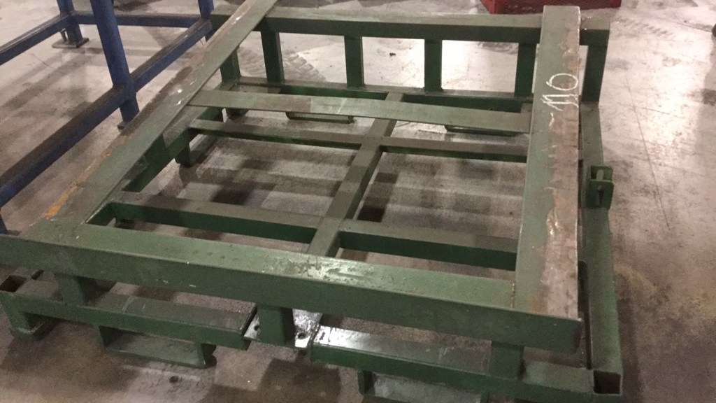 Steel pallet riser design to get pallet off the floor and at an ...