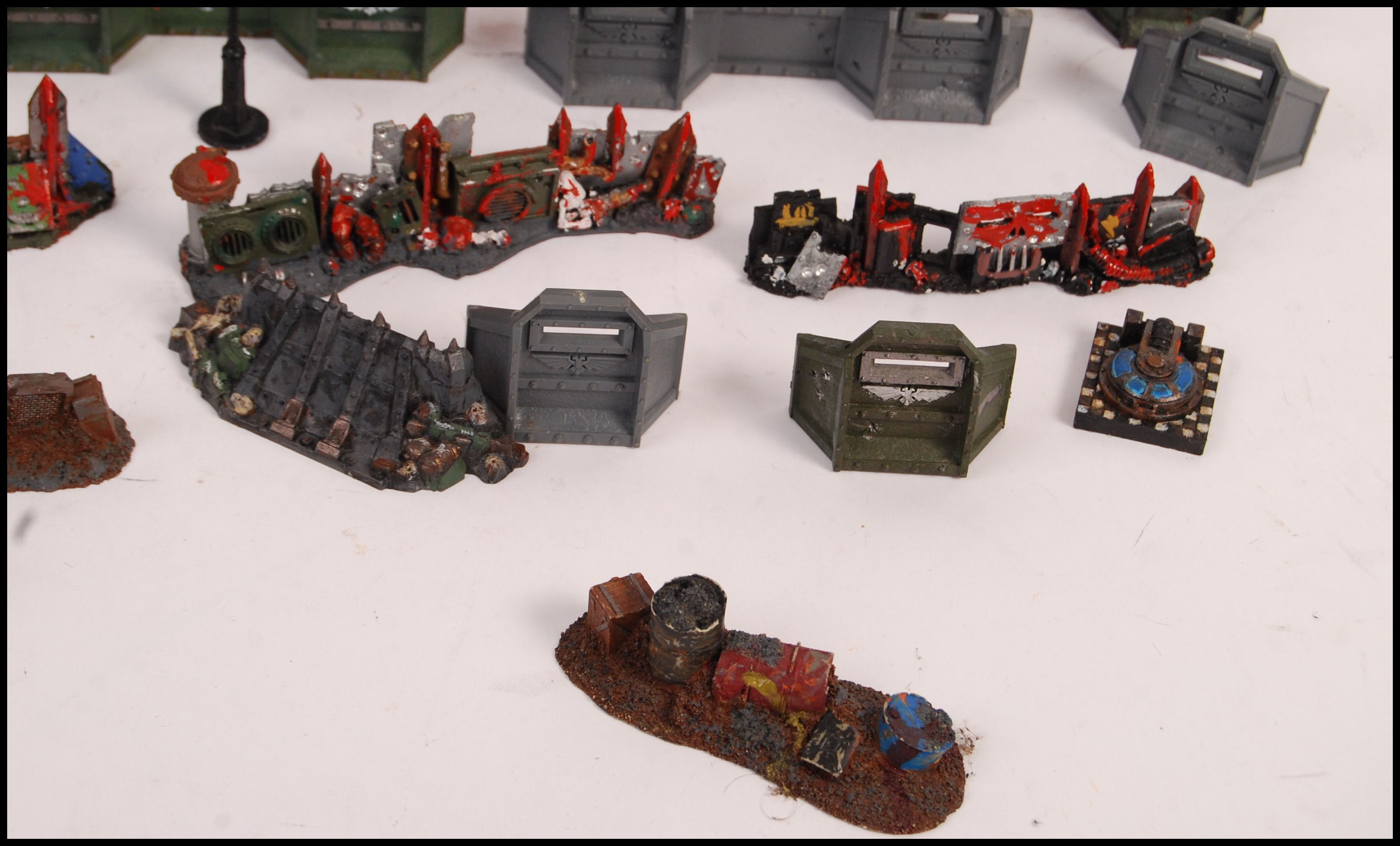 A collection of assorted Games Workshop Warhammer 40K table top ...
