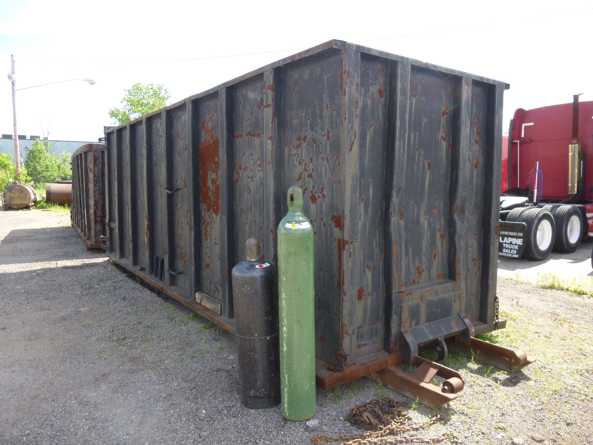 40 CUBIC YARD ROLLOFF CONTAINER BOX