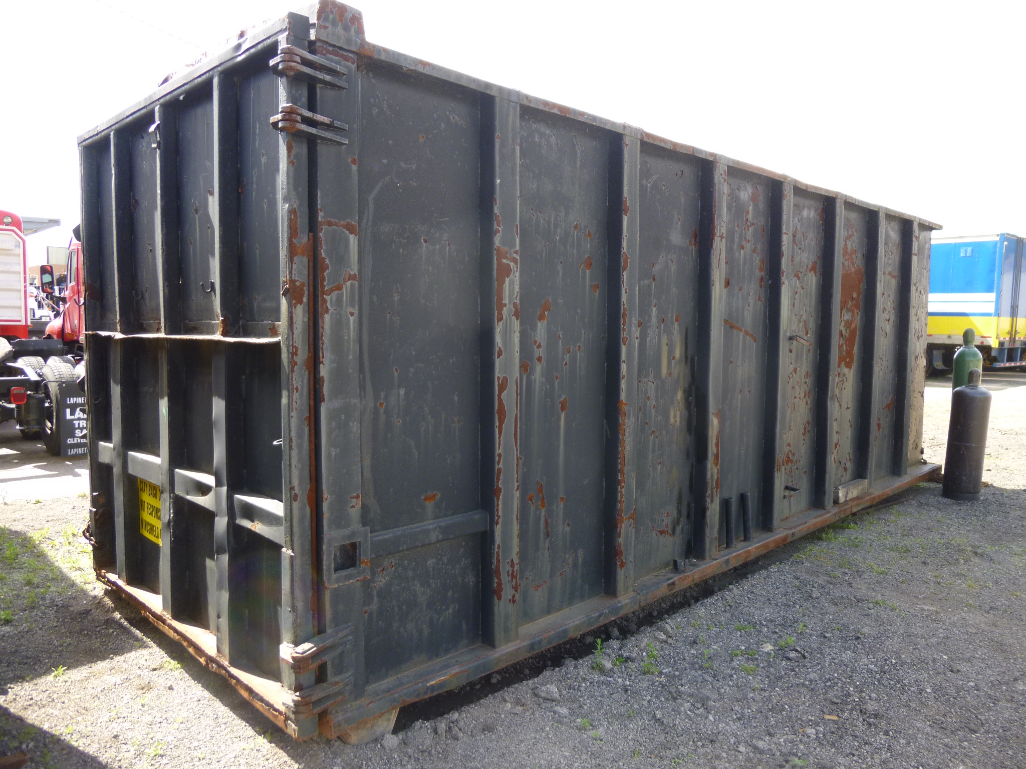 40 CUBIC YARD ROLLOFF CONTAINER BOX