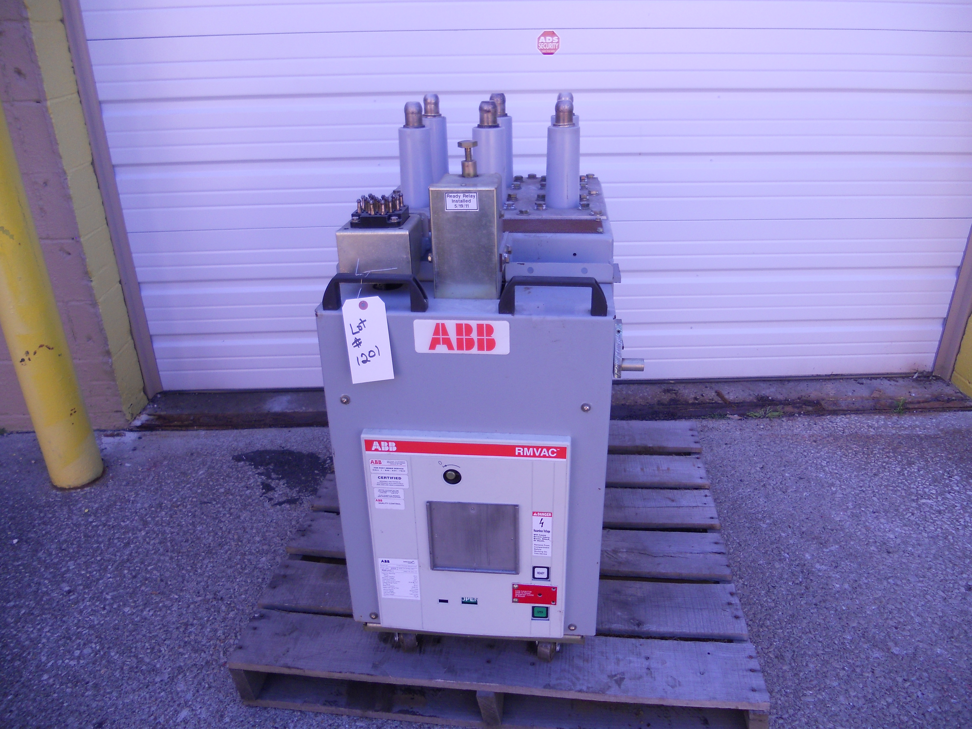 ABB RMVAC 1200 AMP Roll in replacement breaker new: 2009