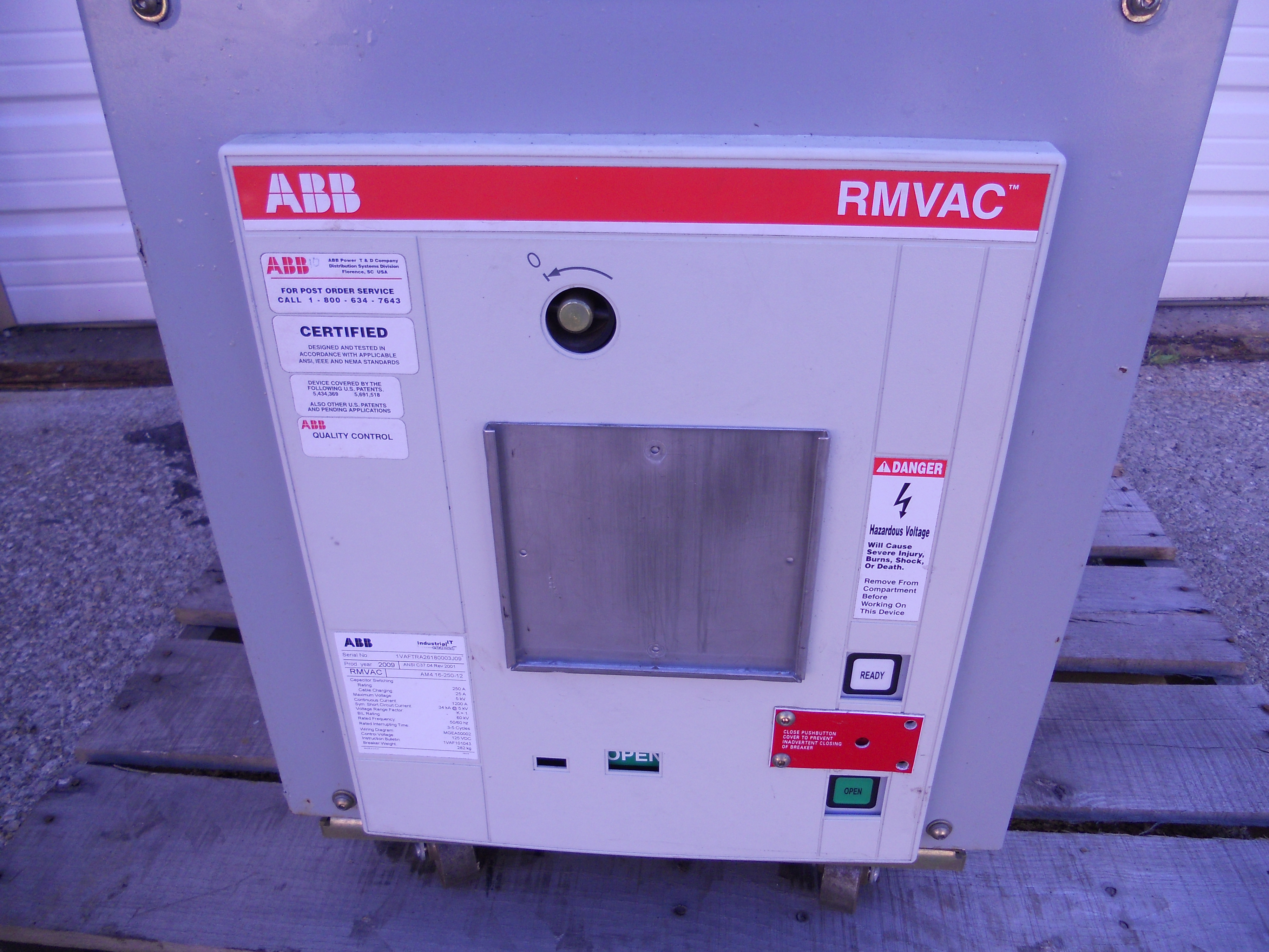 ABB RMVAC 1200 AMP Roll in replacement breaker new: 2009