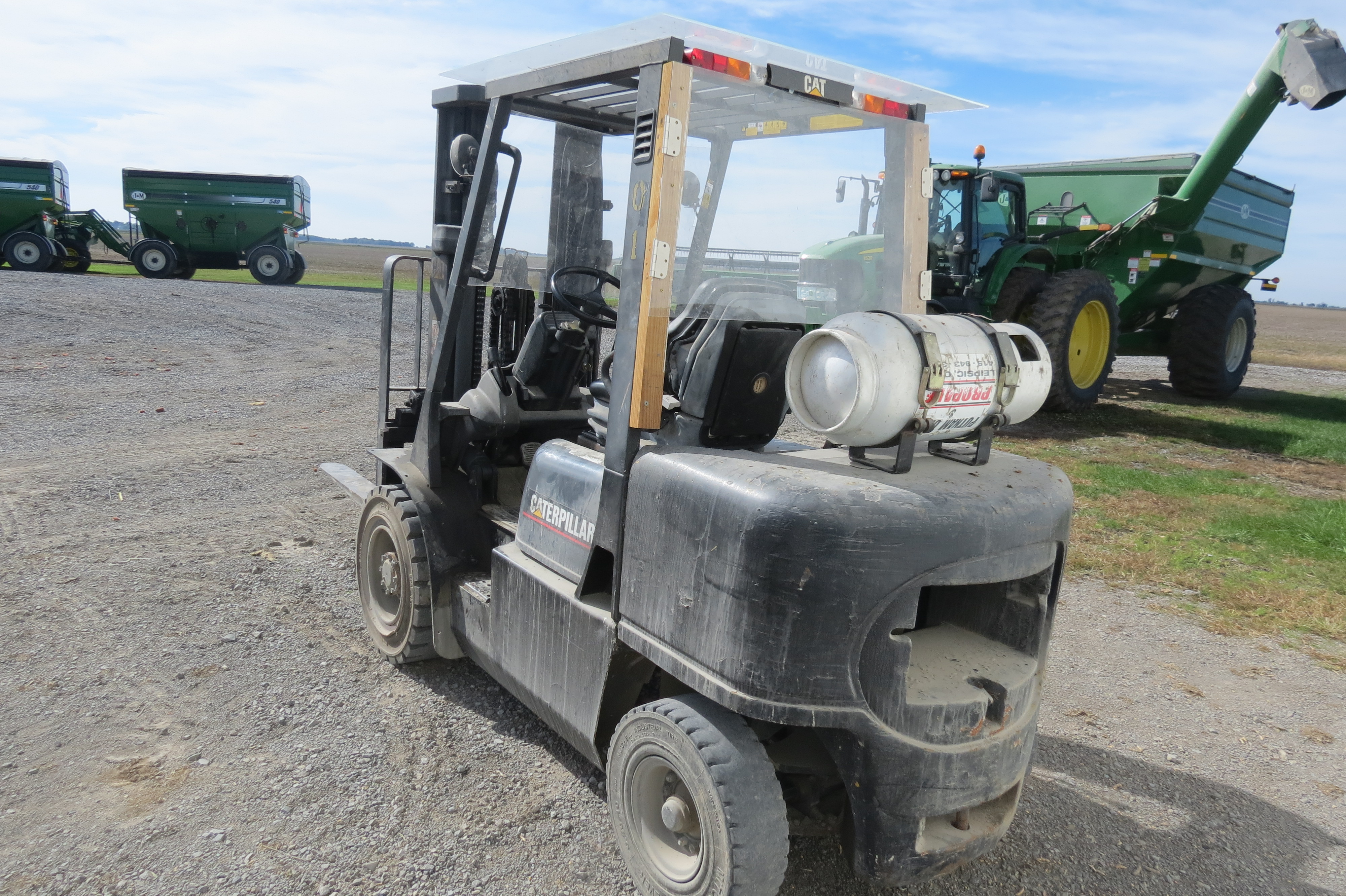 CAT GP30K forklift, 5800 capacity, 28x9-15 front solid, 6.5-10 rear, LP ...