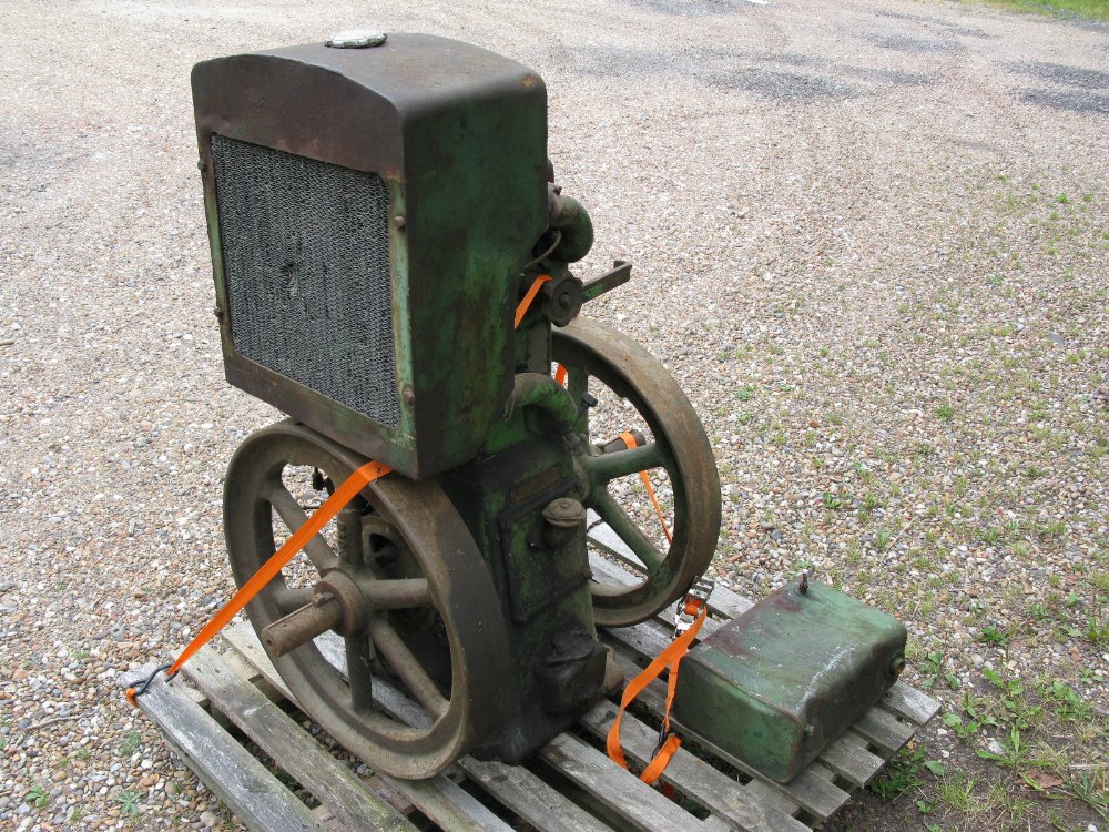 Lister CS 6hp radiator cooled twin flywheel diesel engine No. CS66611 ...