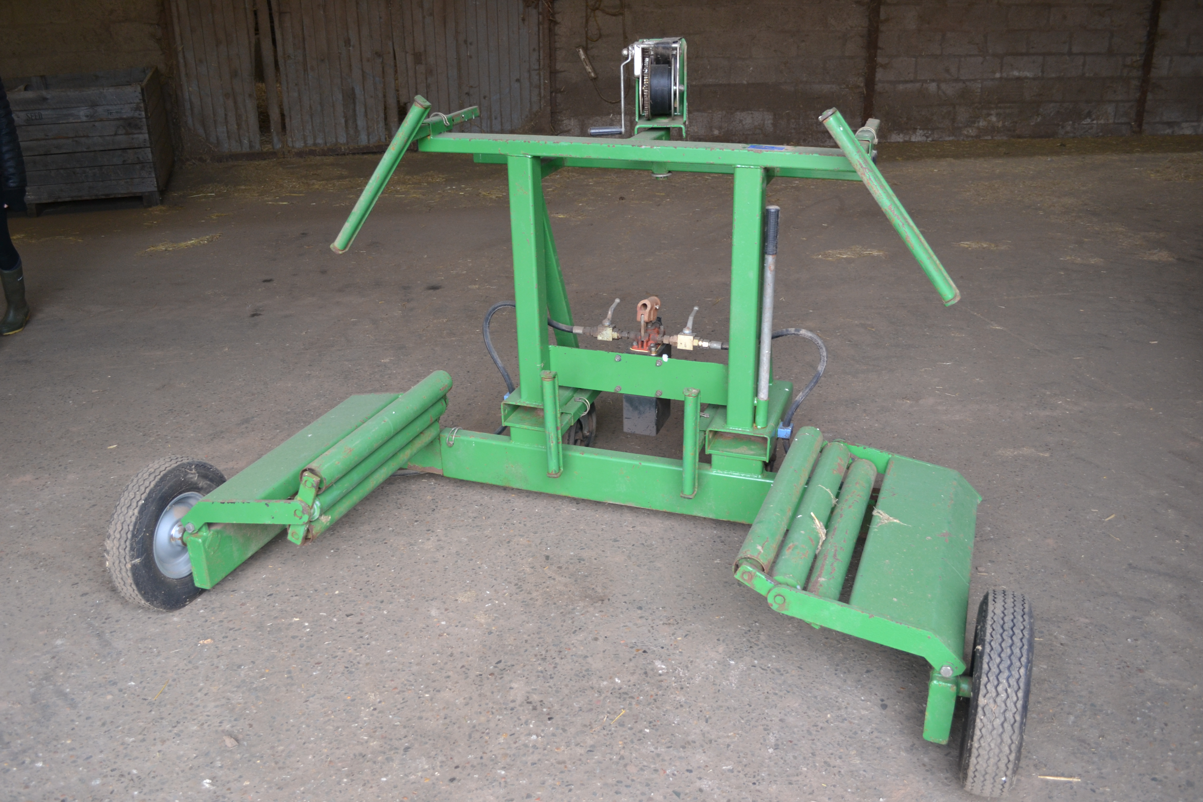 AW ENGINEERING TRACTOR WHEEL CHANGER