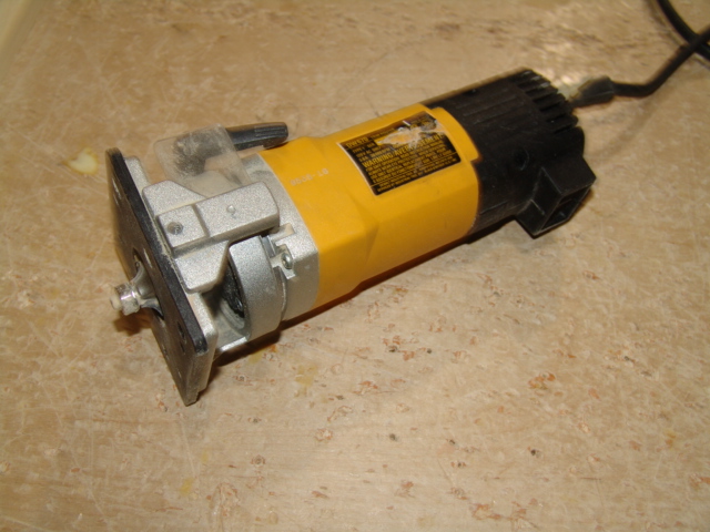 DEWALT DW670 TRIM ROUTER