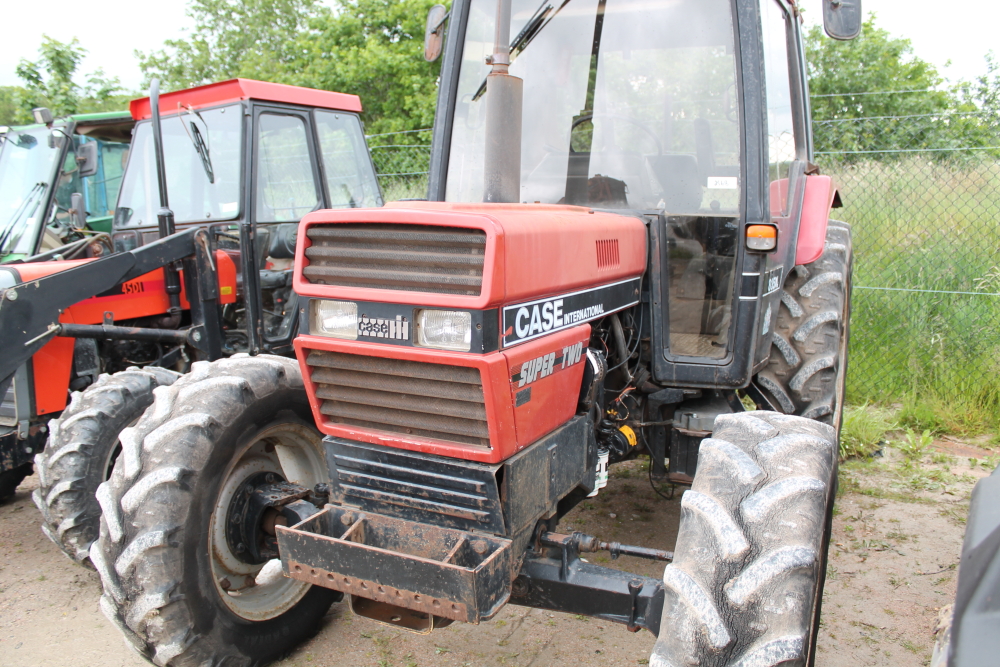 Case International 885xl - 0cc 2 Door Tractor Reg No : G885FFS D.F.R ...