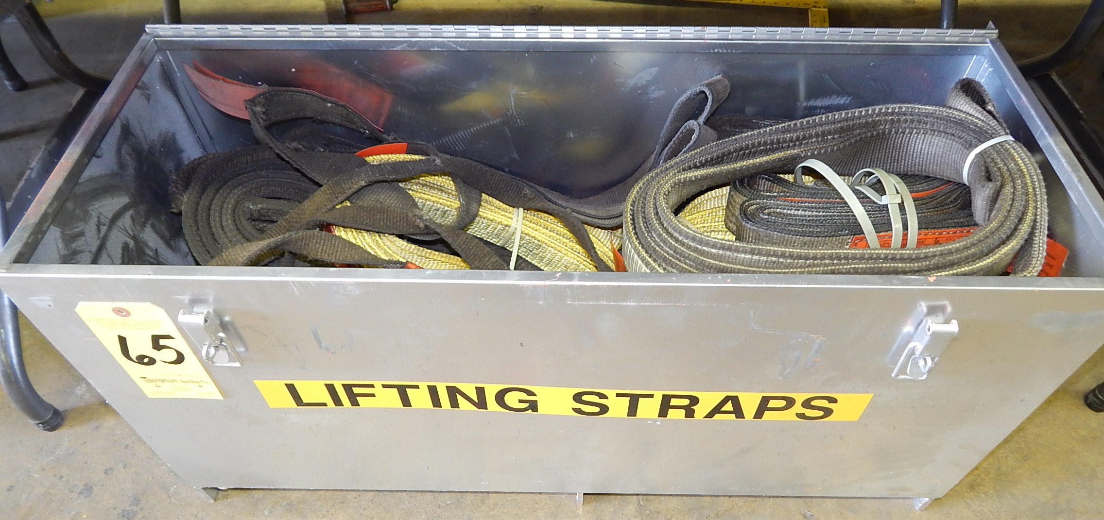 Lifting Straps with Storage Box
