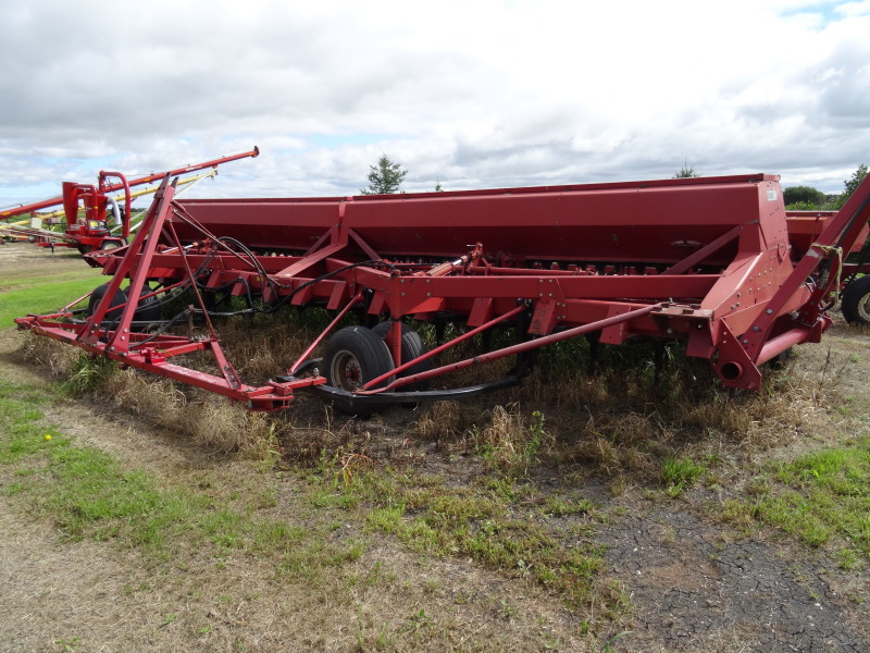 Case IH 7200 28" Hoe Drill