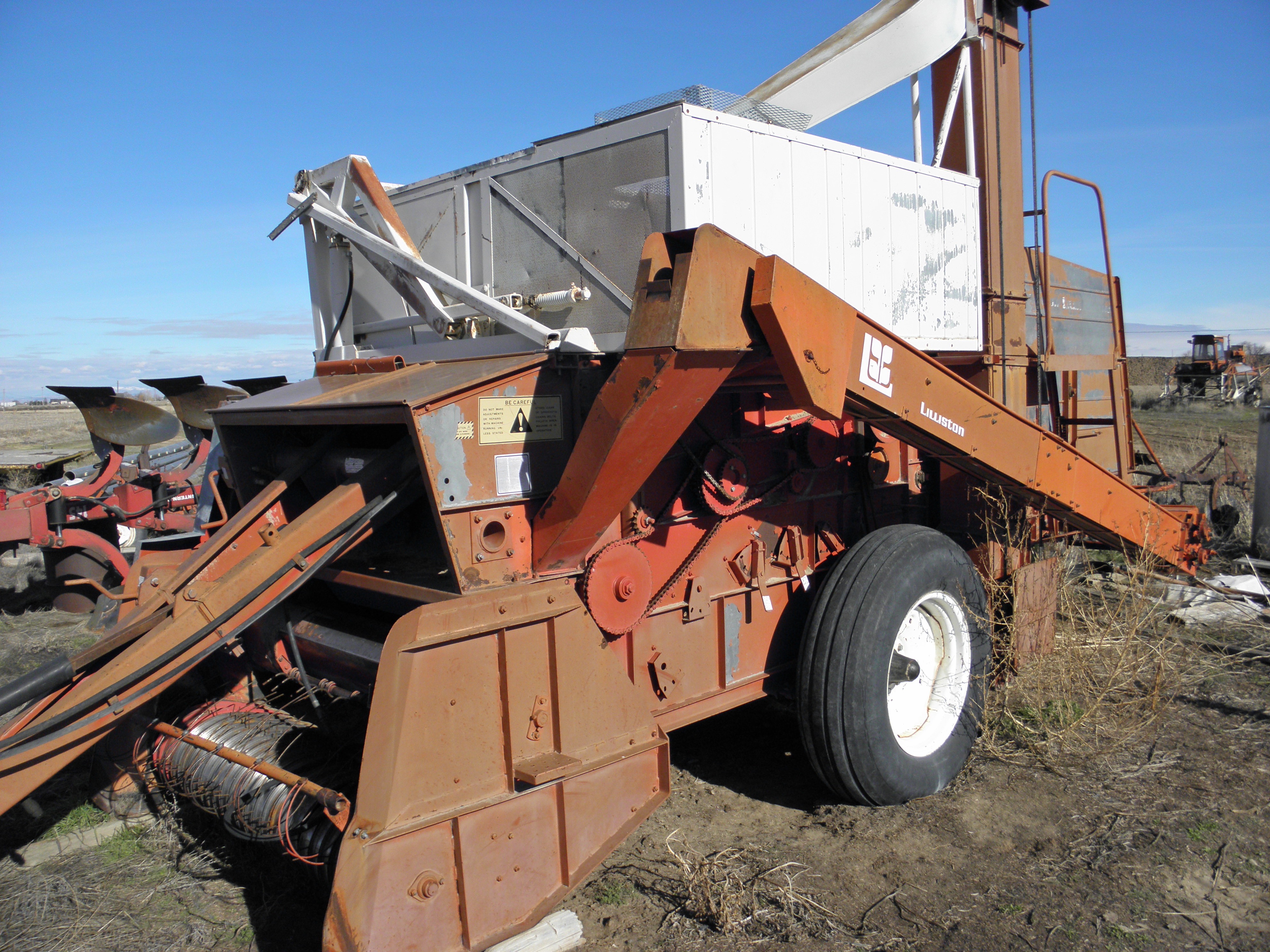 Lilliston Hi Cap 6200 edible bean combine