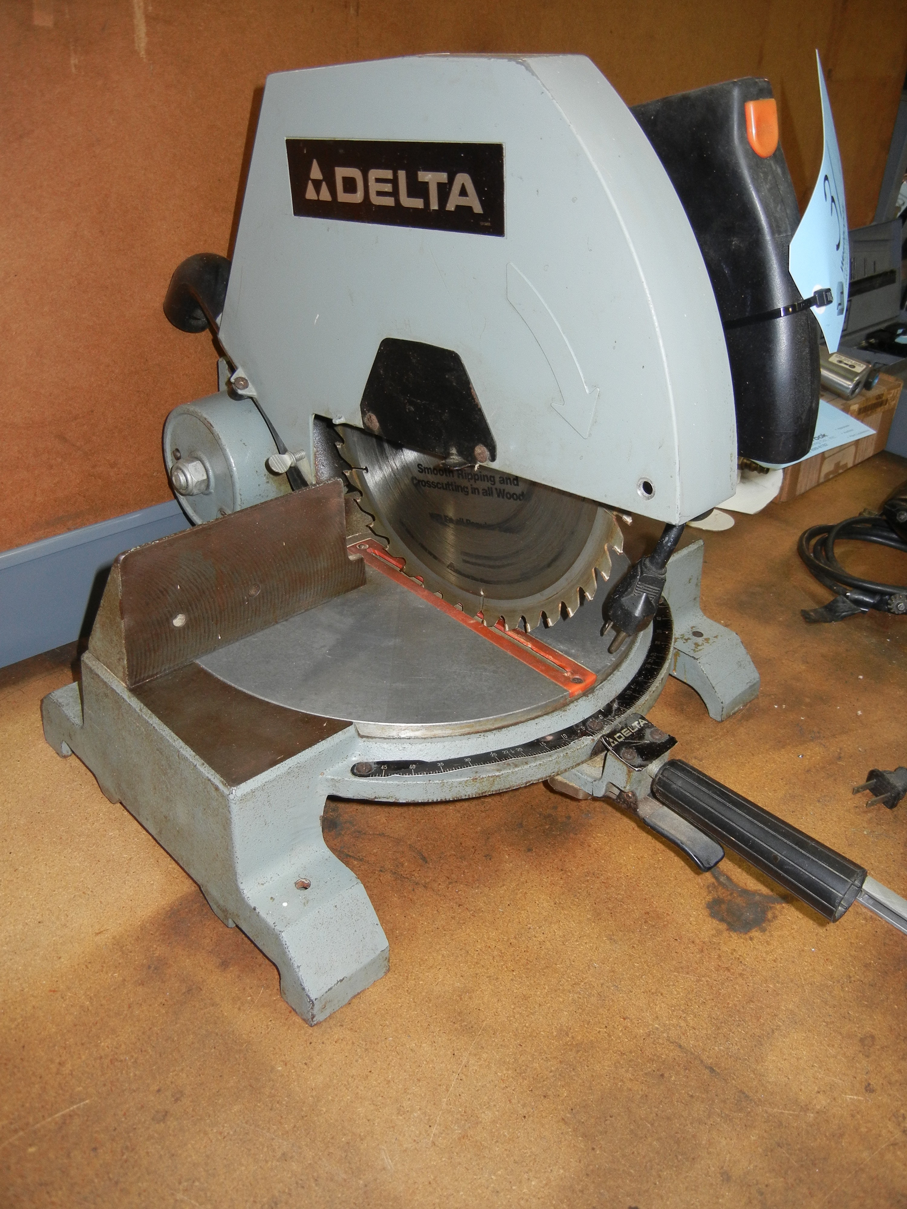 DELTA MODEL 34-080, 10" Miter Saw, S/N 8643