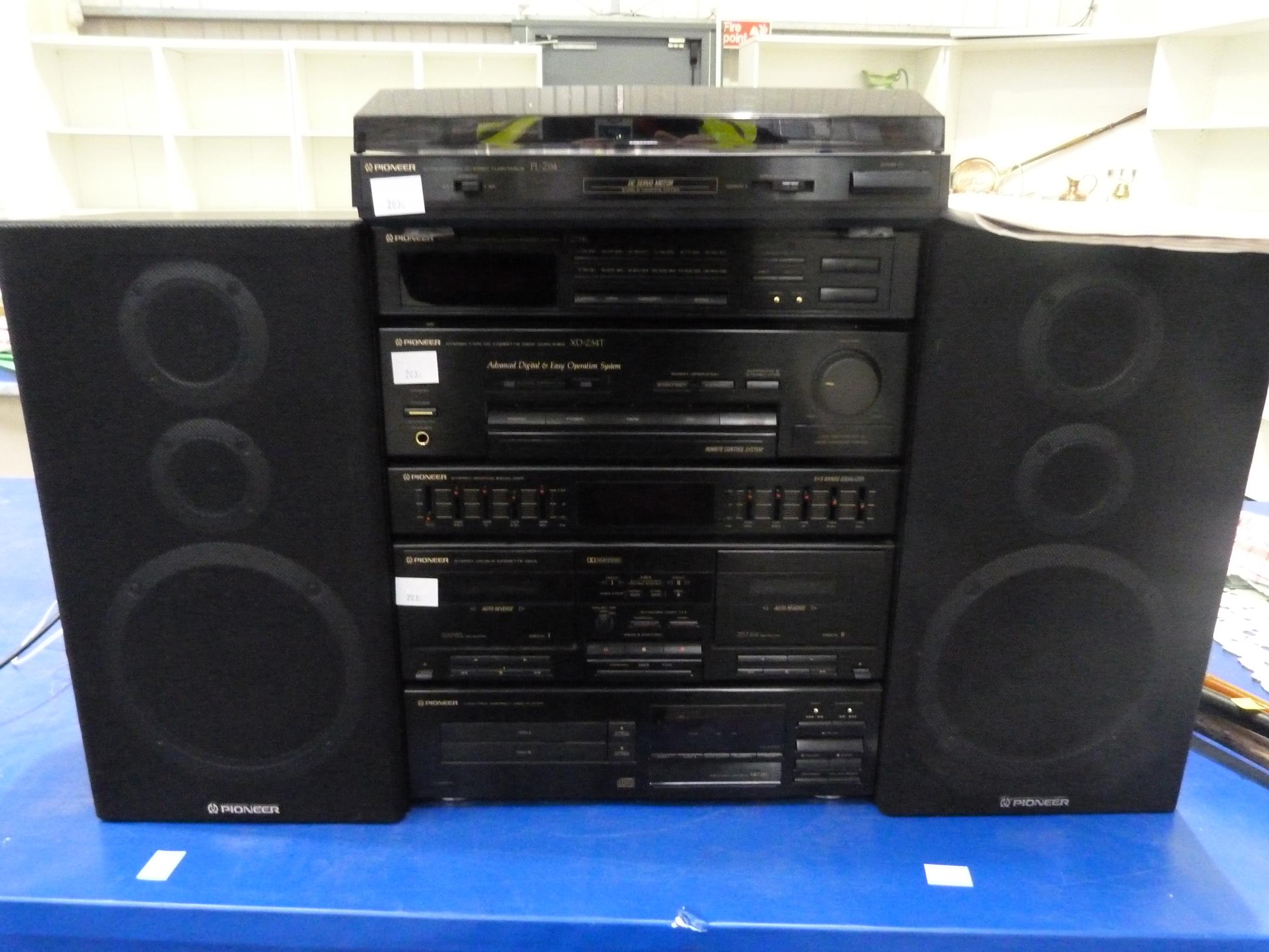 A Pioneer Stacking Stereo System to include Turntable (PL-Z94), Tuner ...