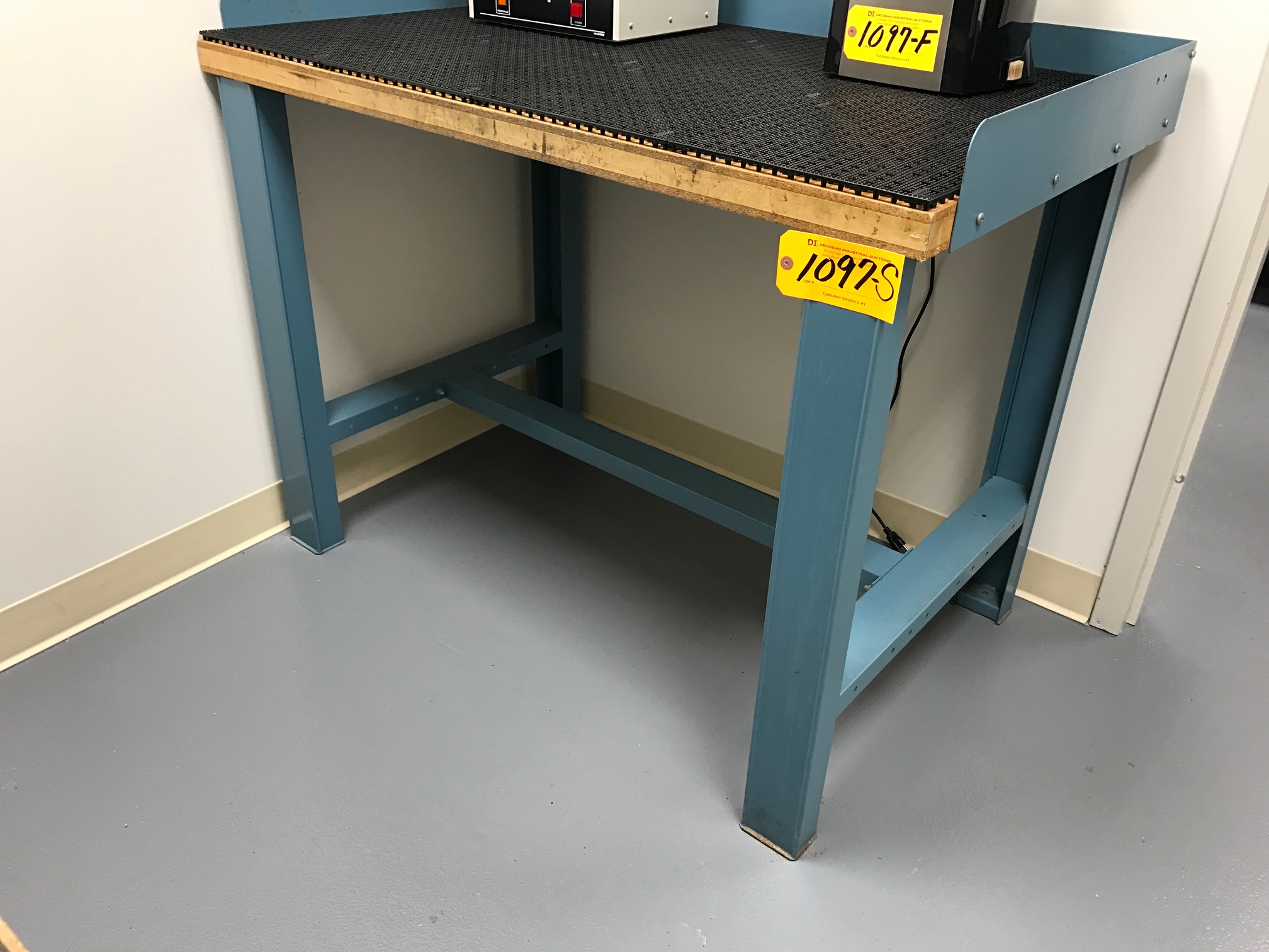 { Group of lots: 1097R, 1097S } } } } } } } } } } } } LISTA WOOD TOP ...