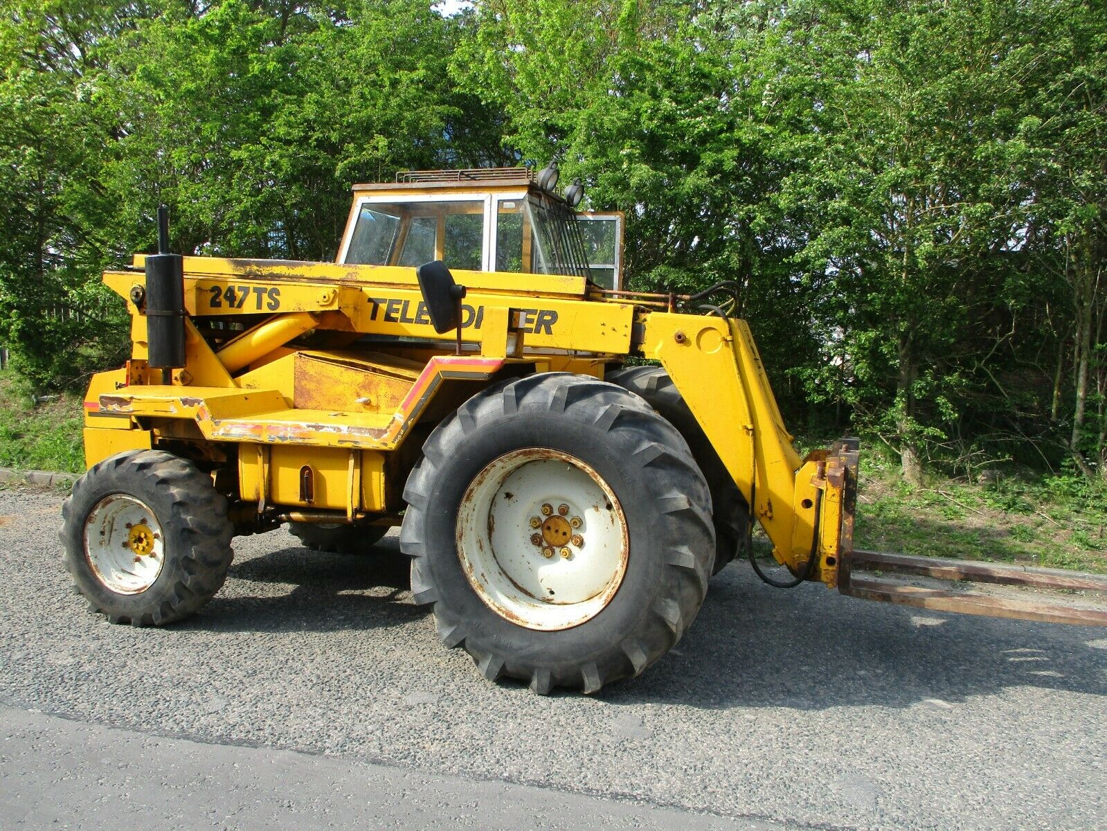 Sanderson 247 TS Forklift 2.4 ton lift Lift height 7 metres 4 speed ...