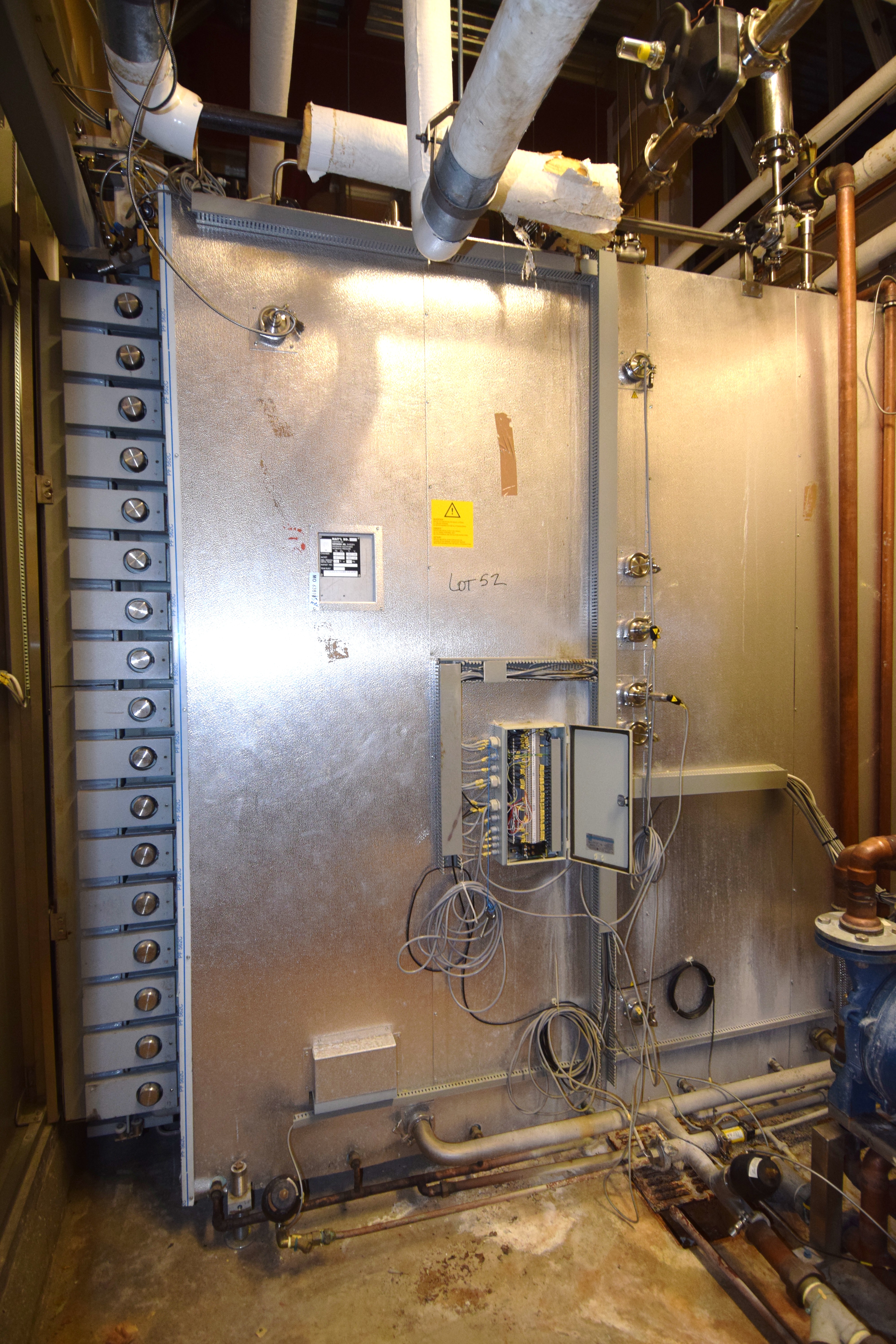 Getinge GE-152230-AB-2 Walk Through Sterilizer. Chamber approximate 60 ...