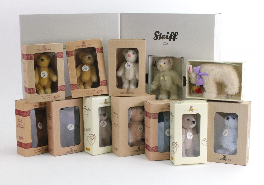 A collection of Steiff Club miniature bears to include years 2003, 1998 ...