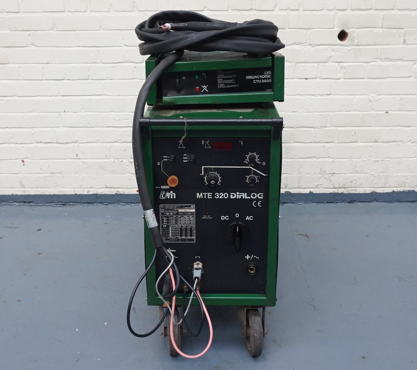 A Migatronic MTE DIALOG 320 Tig Welding Set No.98031778 with Migatronic ...