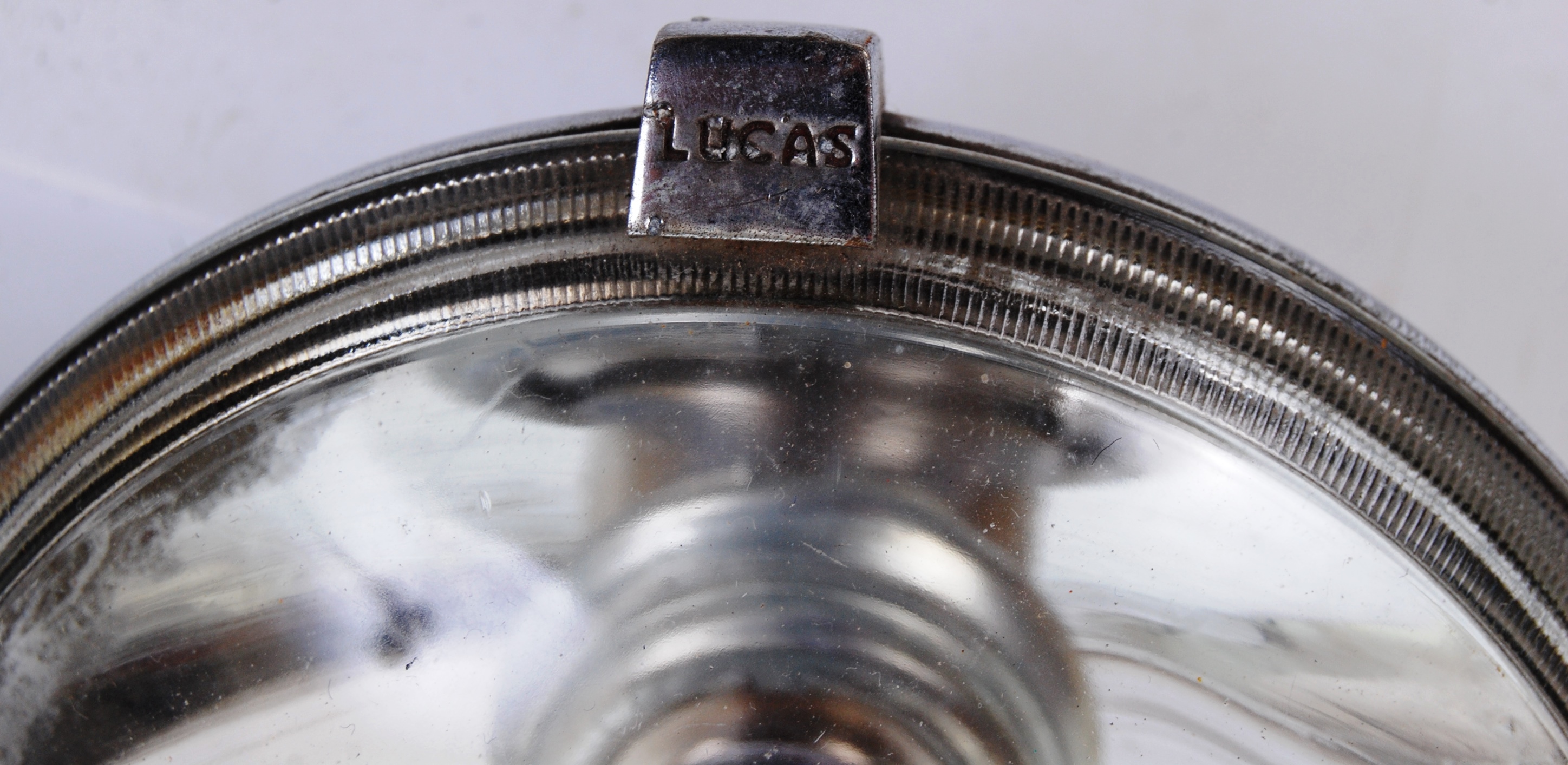 CAR LIGHTS: A good pair of vintage Lucas classic car spotlights / front ...