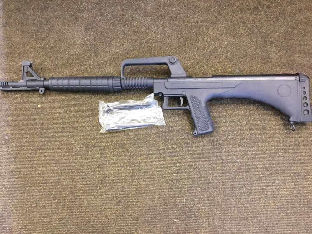 A boxed Griffin JH819 .177 side loading air rifle, complete with two ...