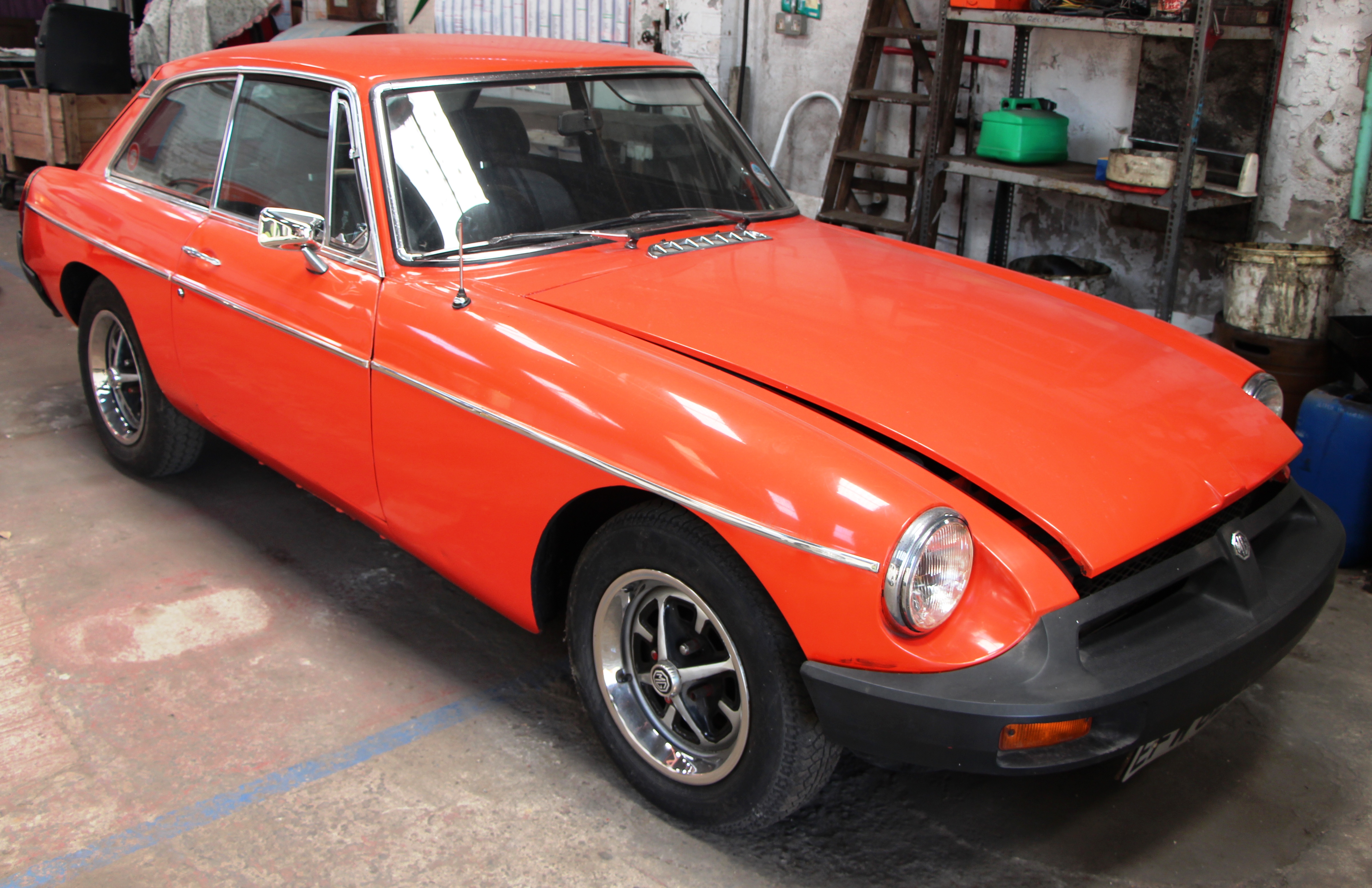 MGB GT 1.8 (1798cc) SPORTS CAR - petrol - orange Reg No EFW 623T Rec ...