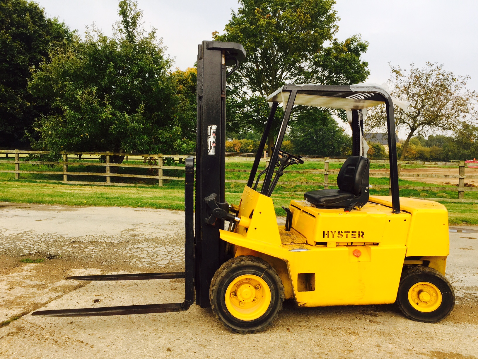 Hyster H200XL diesel 2 tonne forklift WHEN TESTED WAS SEEN TO DRIVE ...