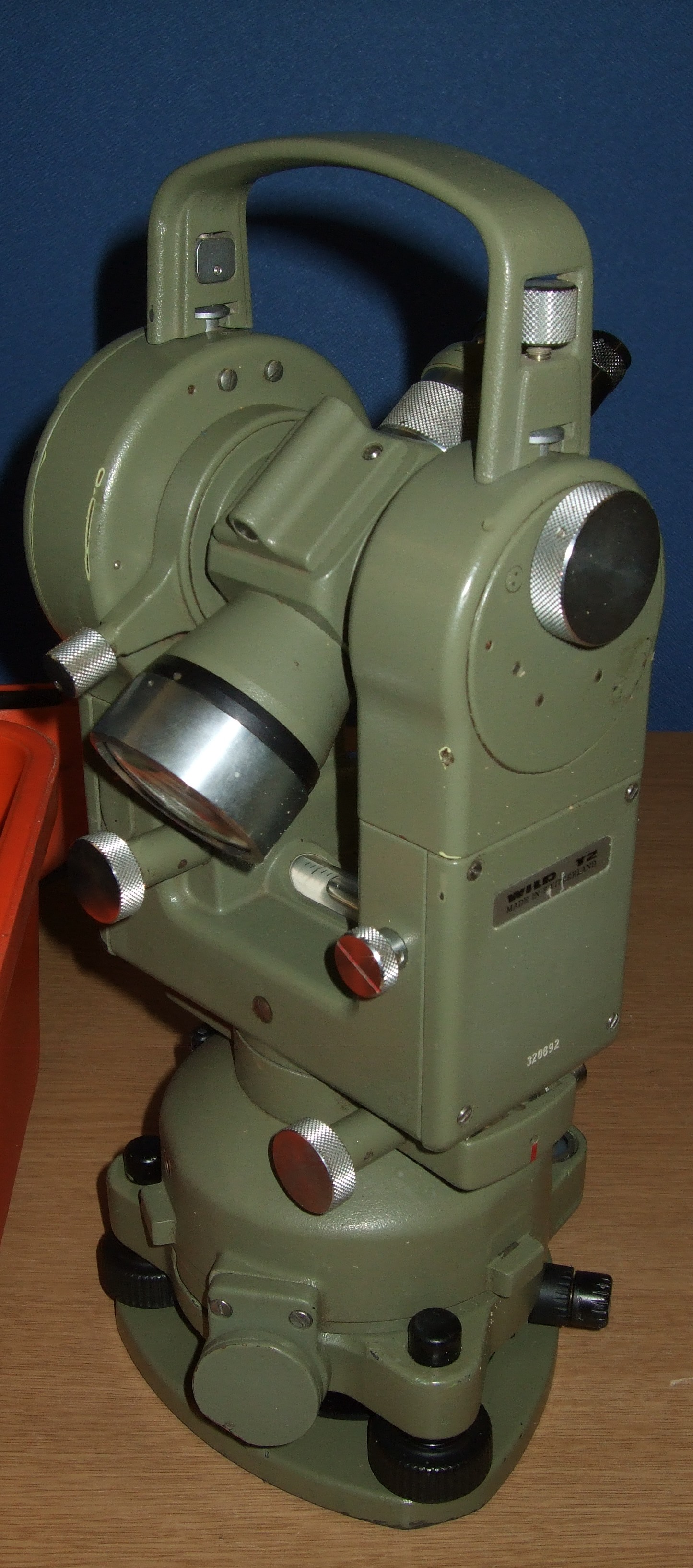 Leica/Wild T2 Theodolite in hard body case