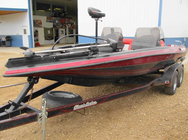 1996 CAJUN TOURNAMENT EDITION BASS BOAT; 19 Feet, Mariner 2.5L EFI ...