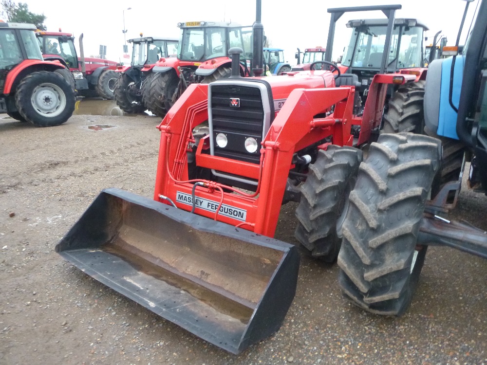 Massey Ferguson 275 4wd Tractor with Front Loader & Bucket