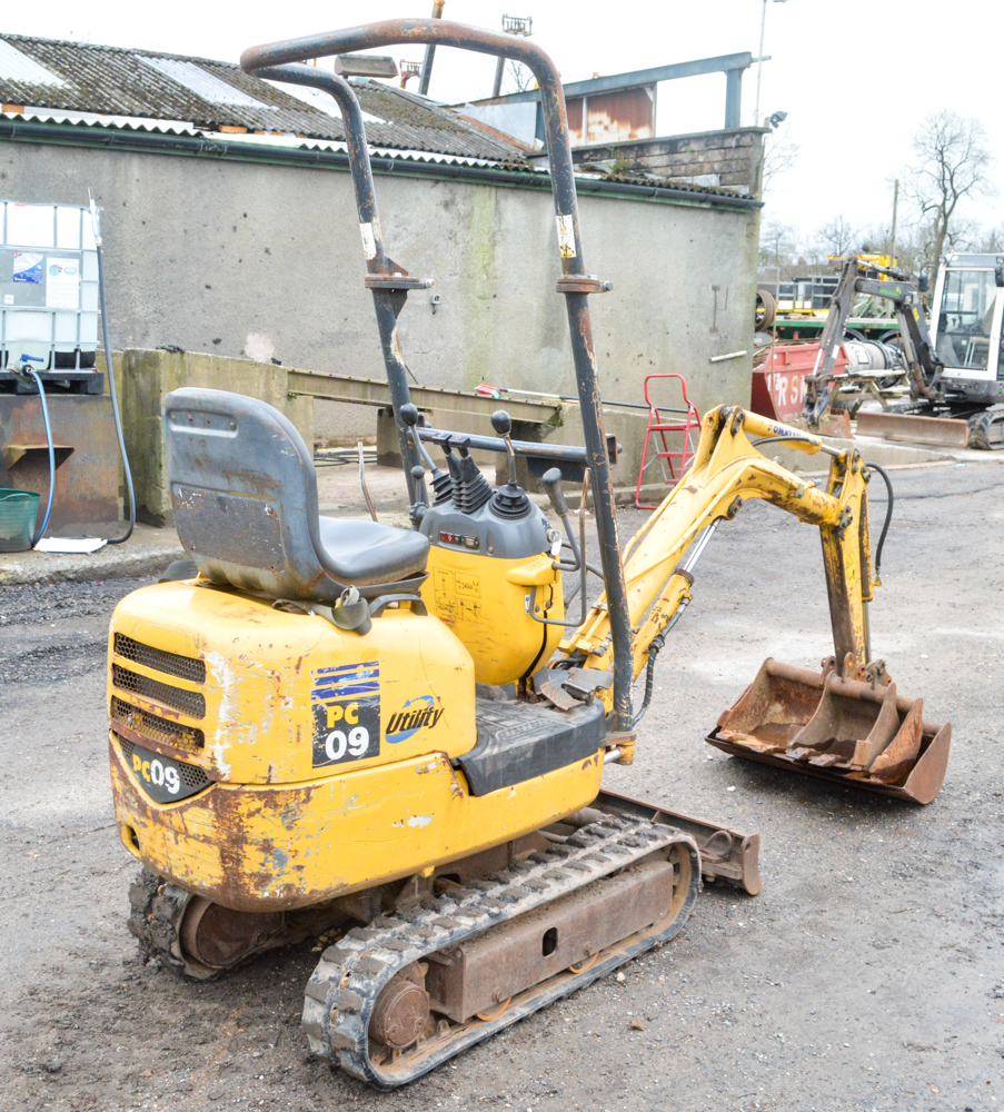 Komatsu PC09-1 Galeo 0.9 tonne rubber tracked micro excavator Year: S/N ...