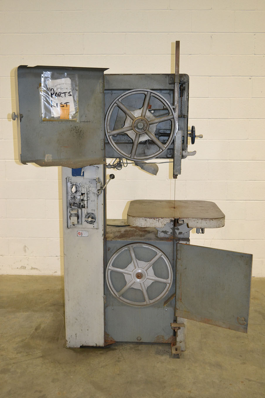 Grob NS18 Vertical Bandsaw, 18" Throat, 12" Work Height, 24" x 24 ...