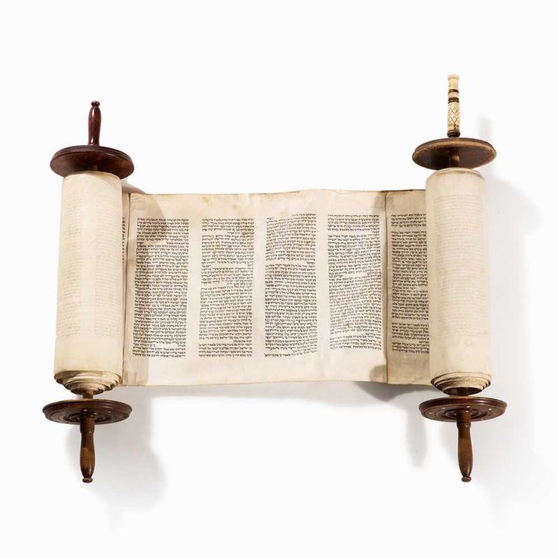 Große Torarolle aus Pergament, Osteuropa, 19. Jh. Pergament, Holz ...