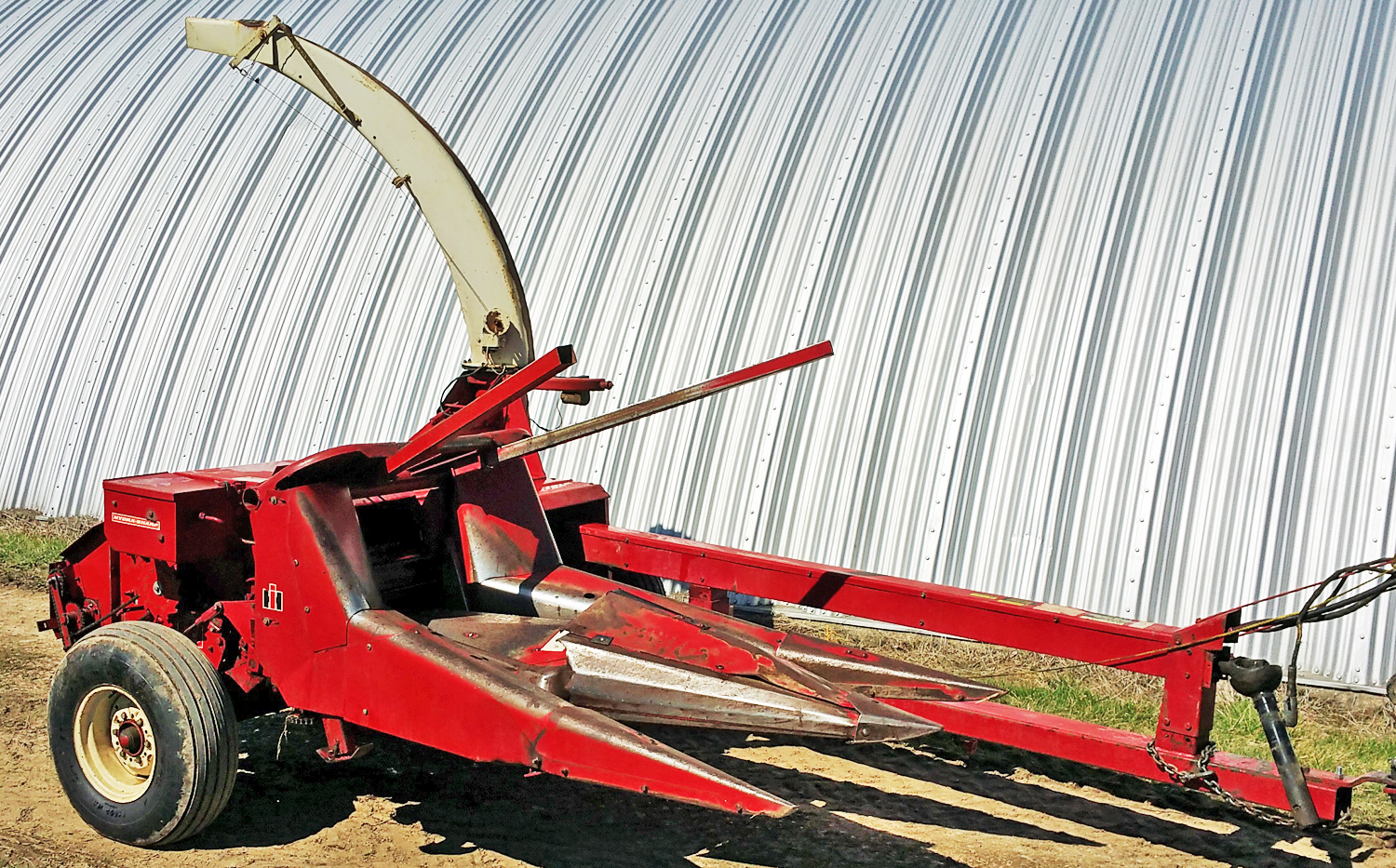 International 720 silage chopper w/spout control monitor & 720-830 2 ...