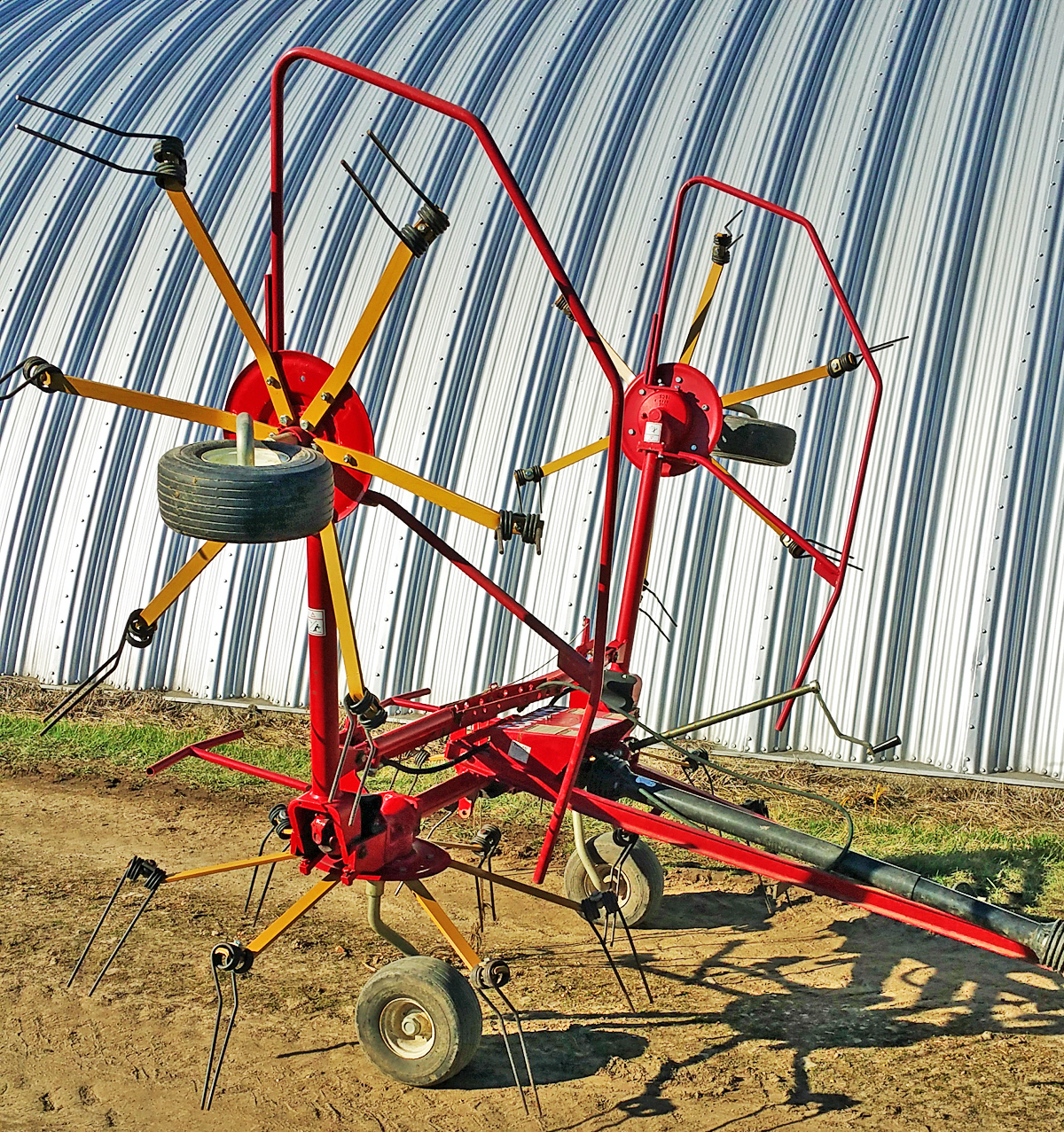 Tonutti GT540 4-basket hay tedder w/hydraulic fold